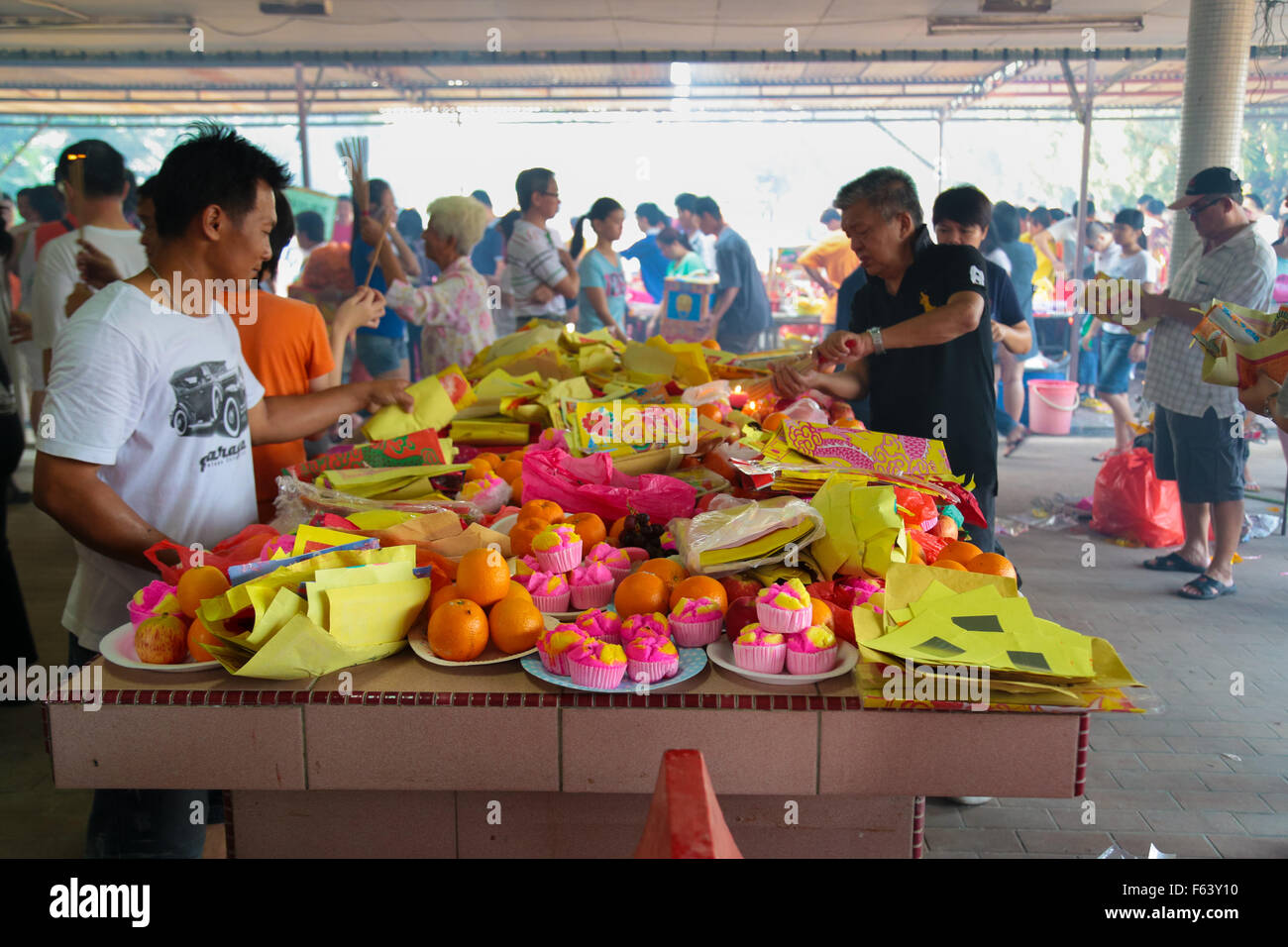 Table pack with chinese ancestor offerings at Kwong Tong cemetary ...