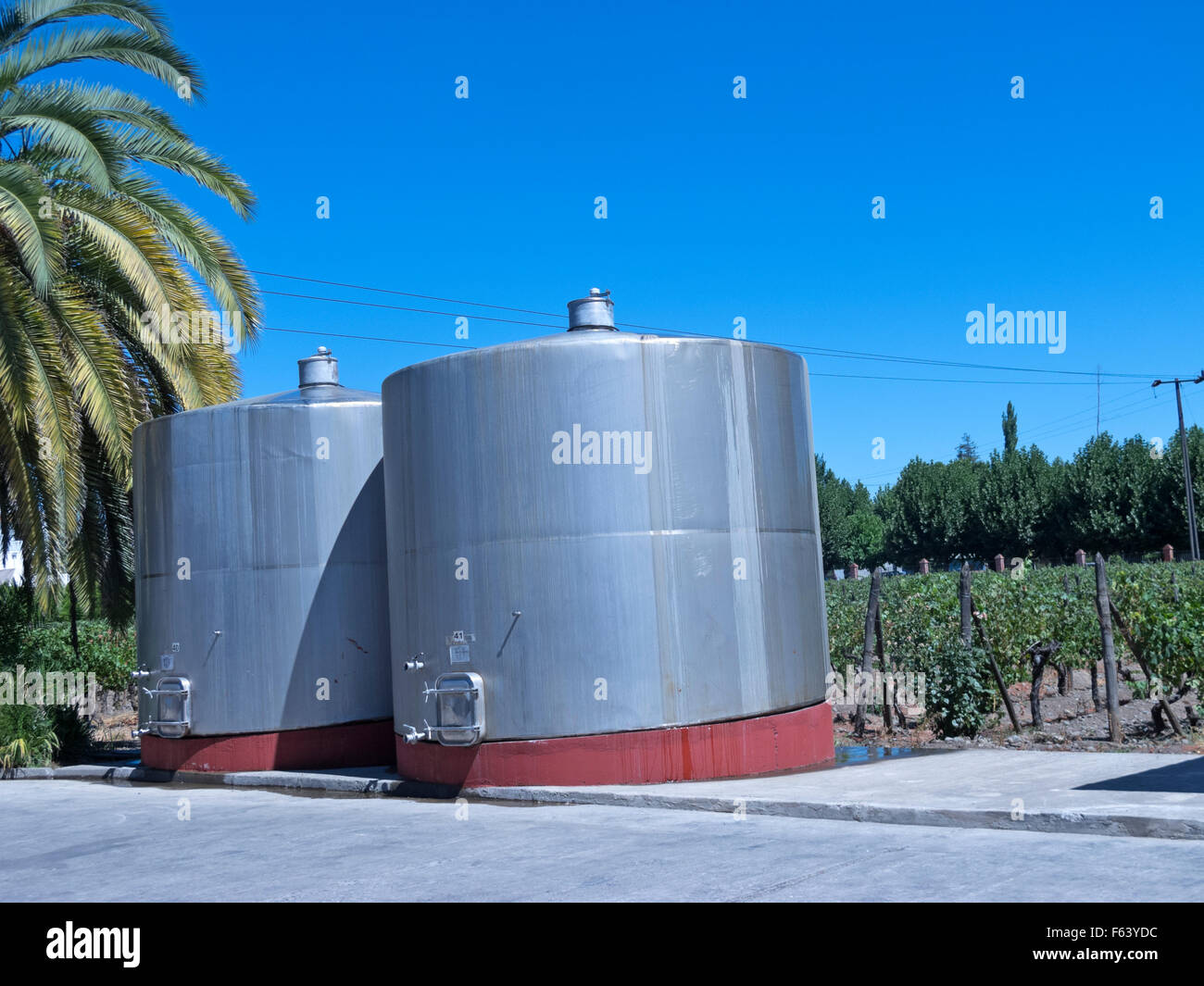 Wine fermentation vessels hi-res stock photography and images - Alamy