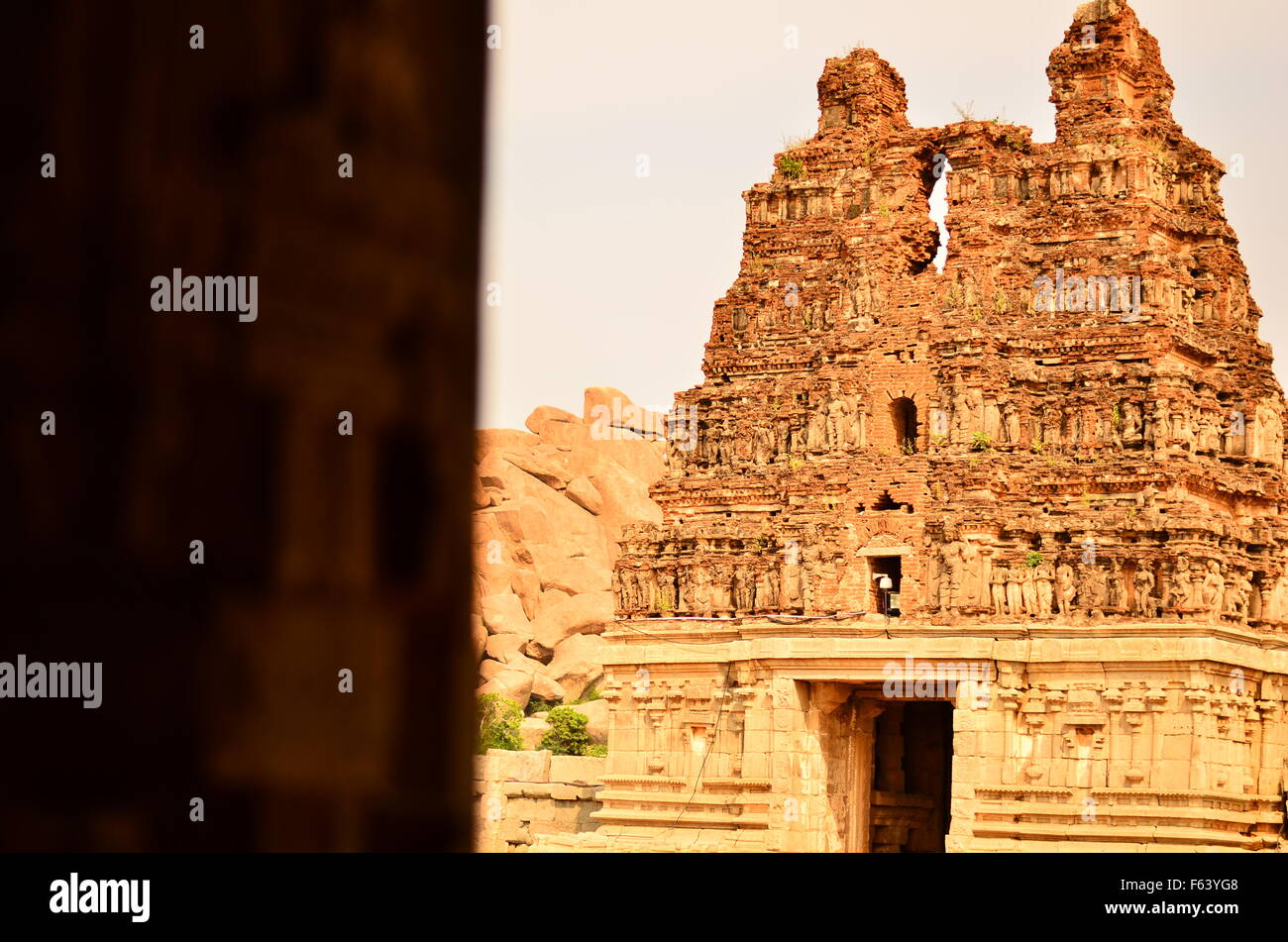 Hampi temple hi-res stock photography and images - Alamy