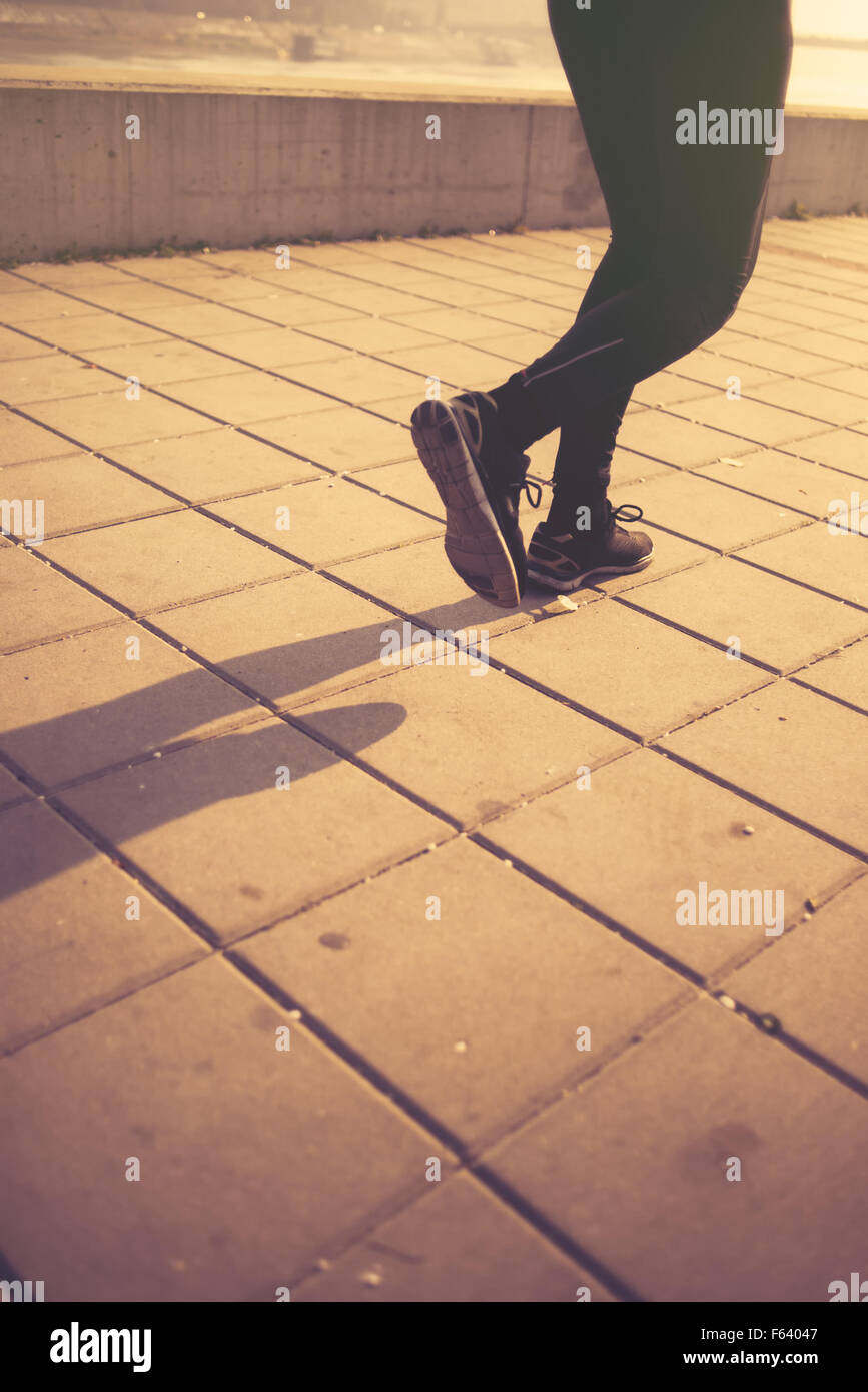 Legs and feet city hi-res stock photography and images - Alamy