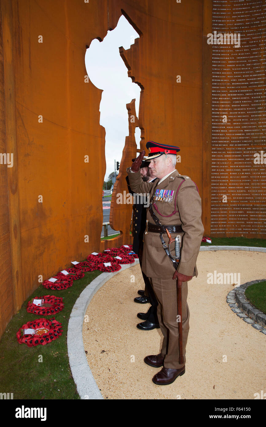 Statue of fallen soldier list of names of fallen soldiers hi-res stock ...