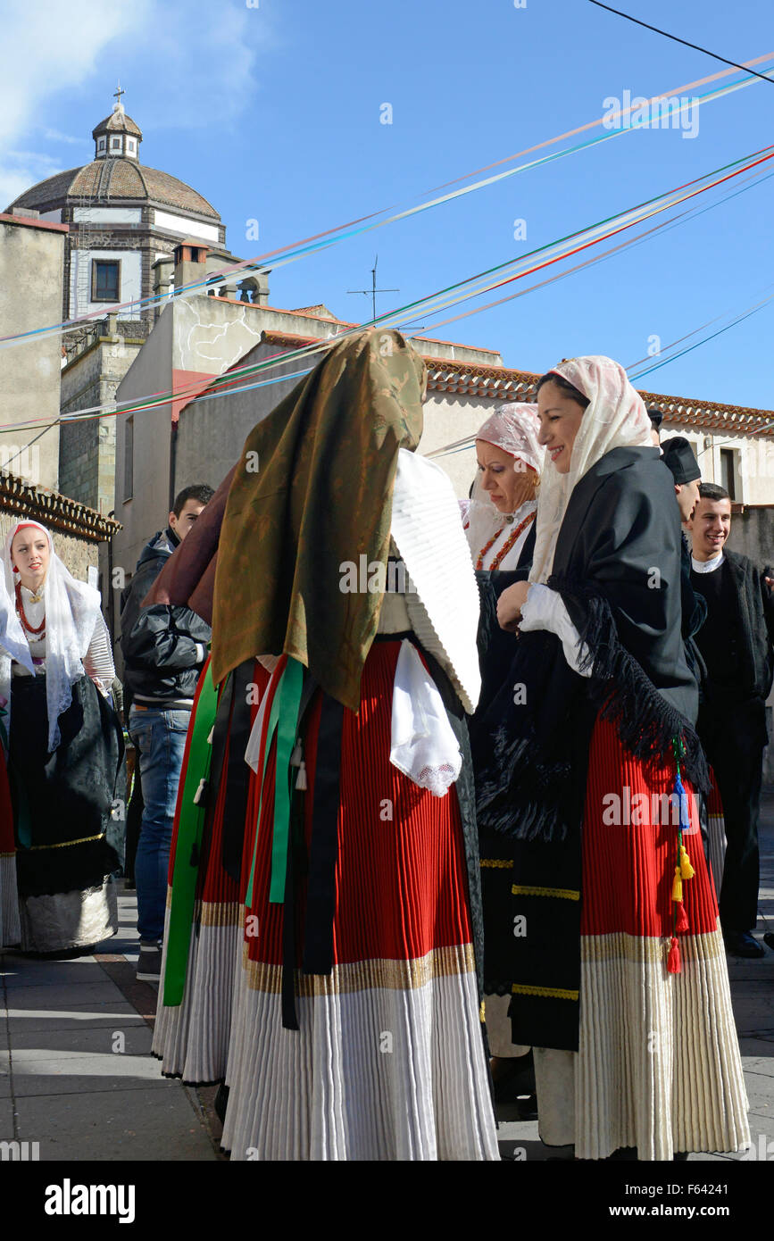 Women sardinian traditional dress hi-res stock photography and images ...