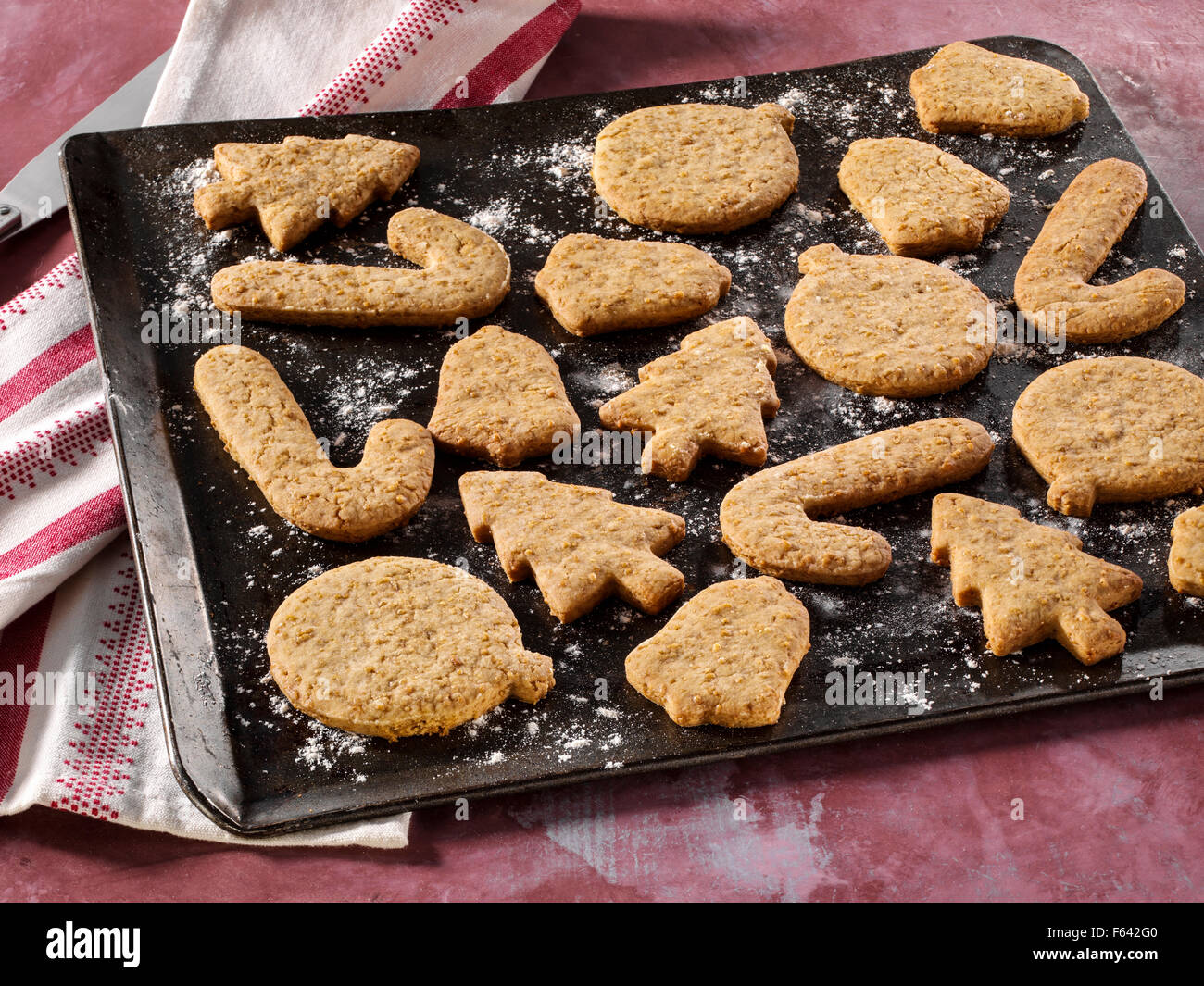 Fresh baked christmas cookies hi-res stock photography and images - Alamy