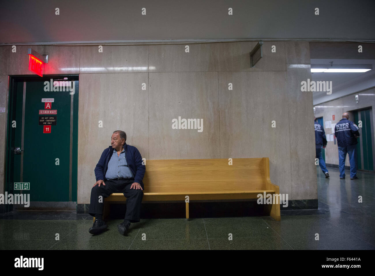 Defendants bench hi-res stock photography and images - Alamy
