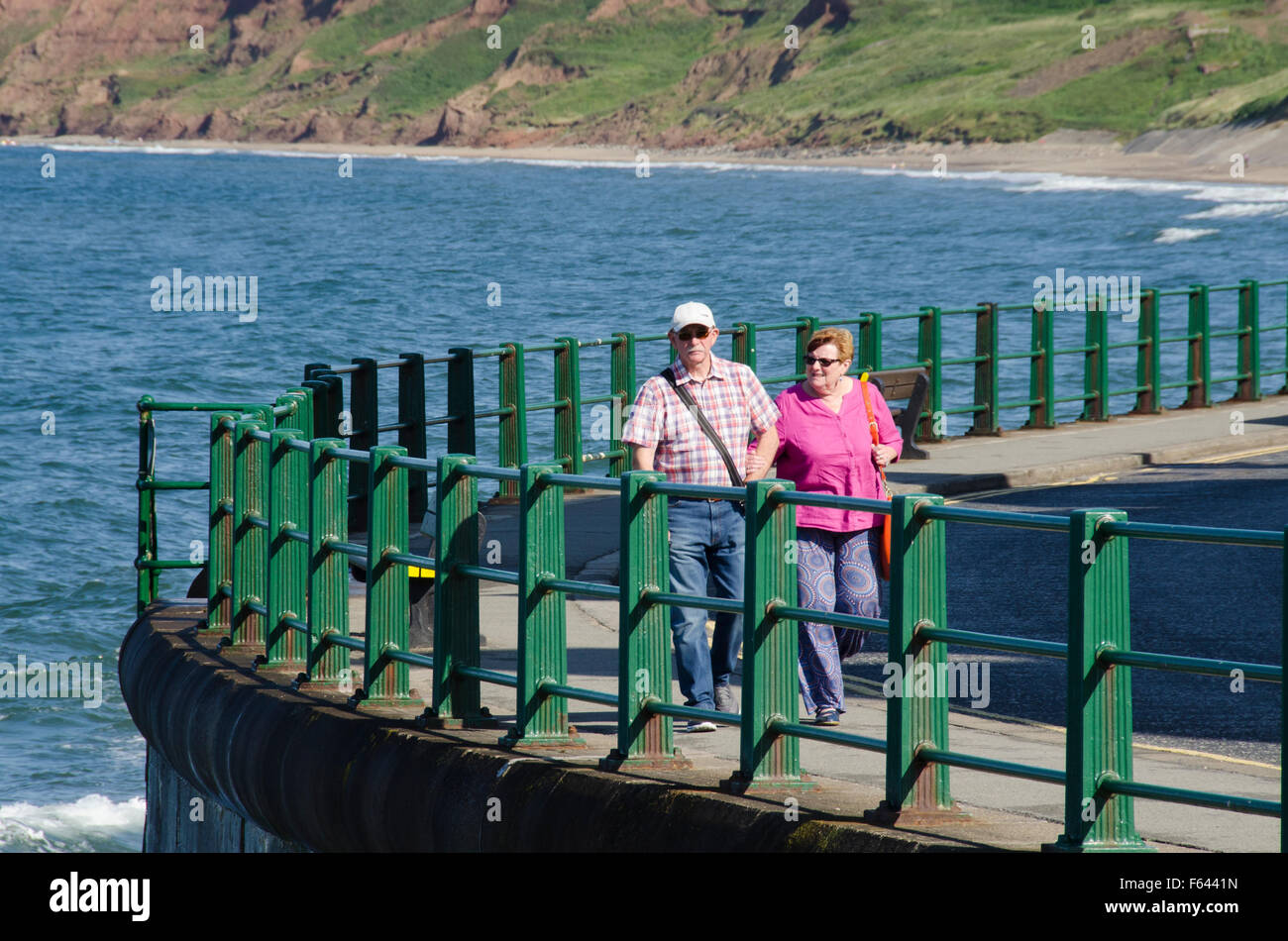 Walk along seafront hi-res stock photography and images - Alamy
