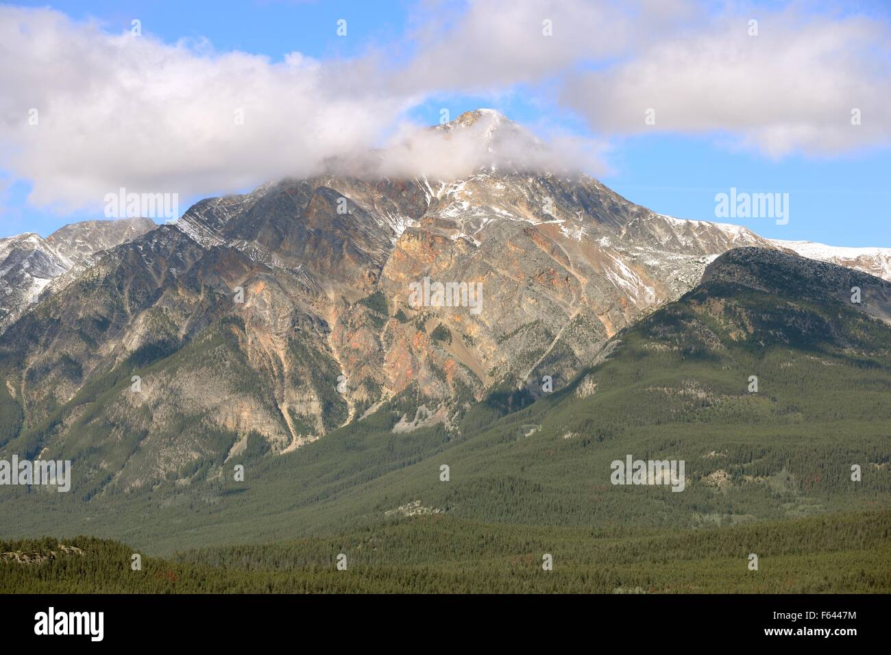 Pyramid mountain hi-res stock photography and images - Alamy
