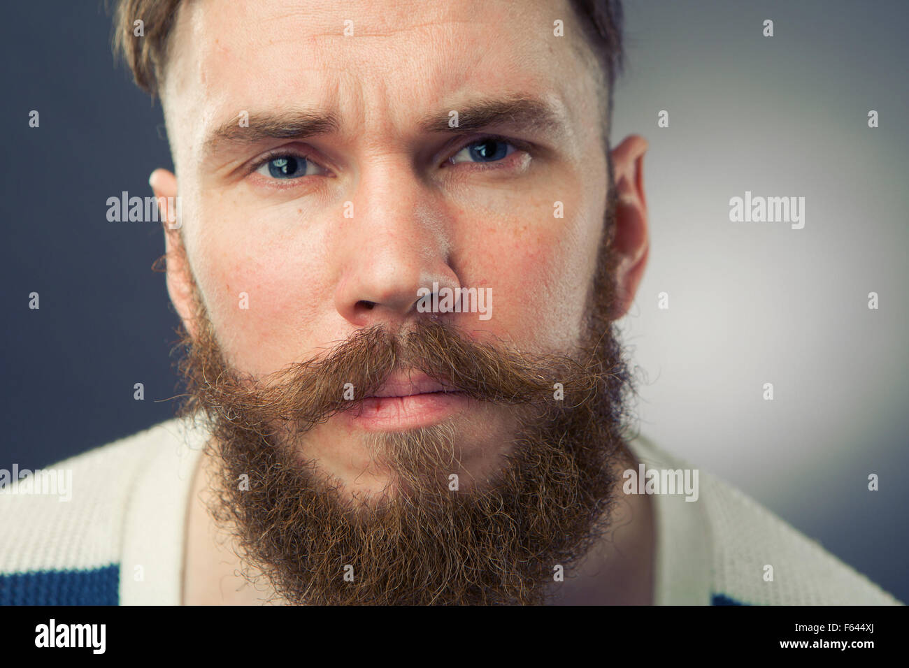 Black full beard hi-res stock photography and images - Alamy
