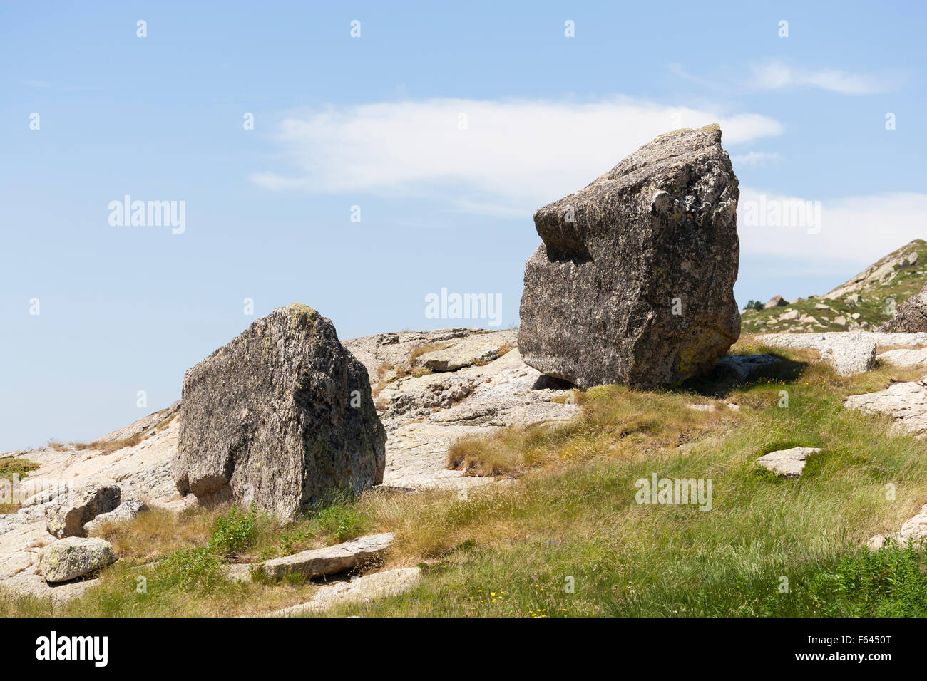 Two big boulder hi-res stock photography and images - Alamy