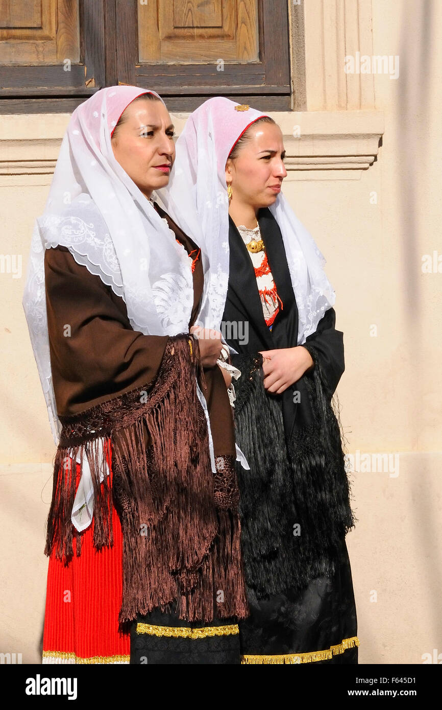 Women sardinian traditional dress hi-res stock photography and images ...