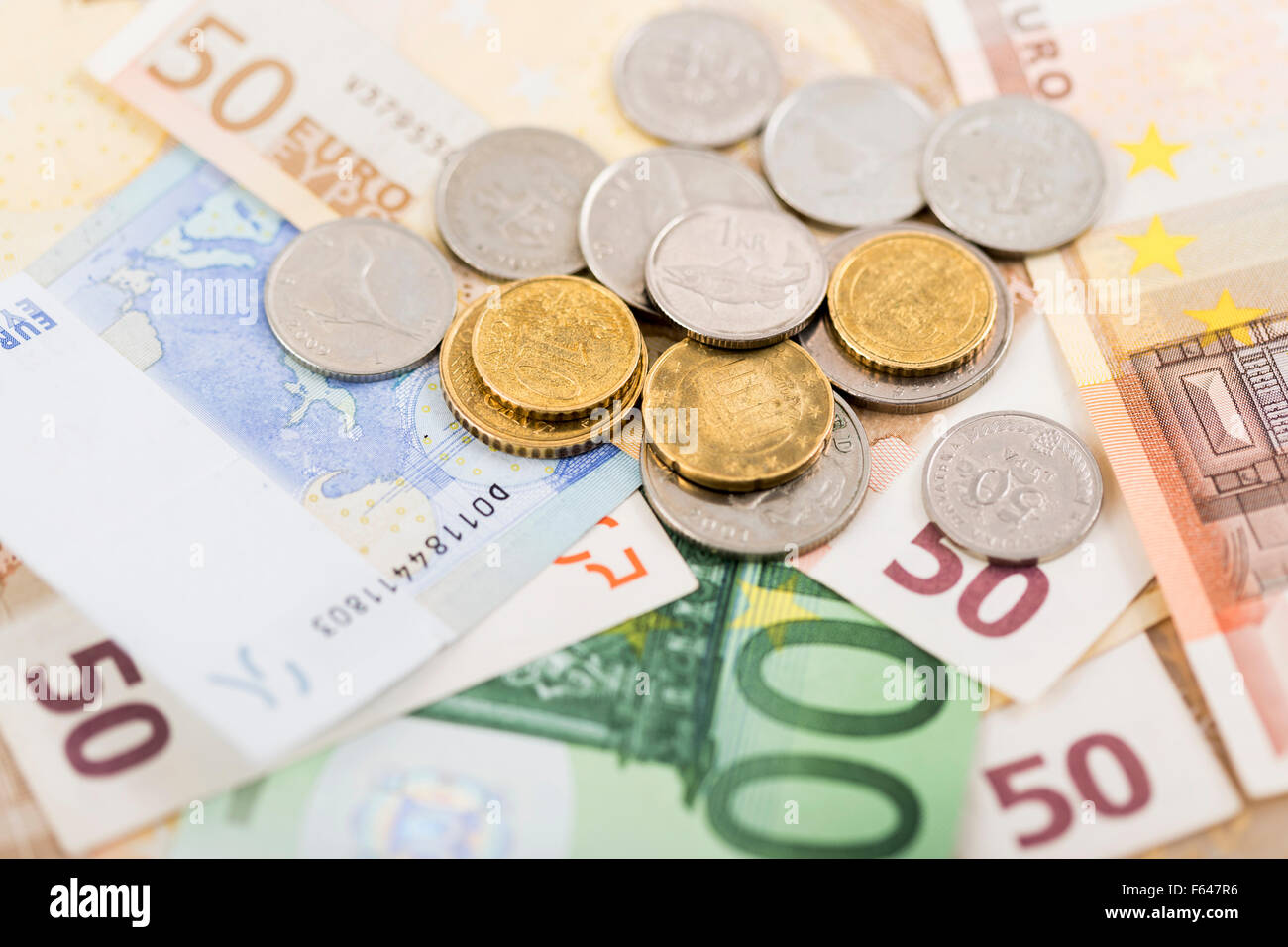 Finance charts hi-res stock photography and images - Alamy