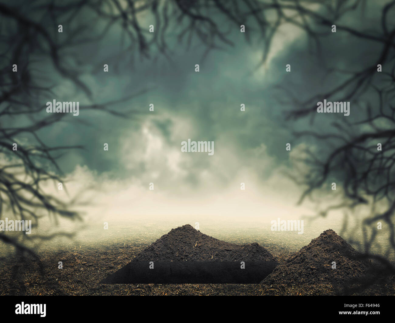 Open grave hi-res stock photography and images - Alamy