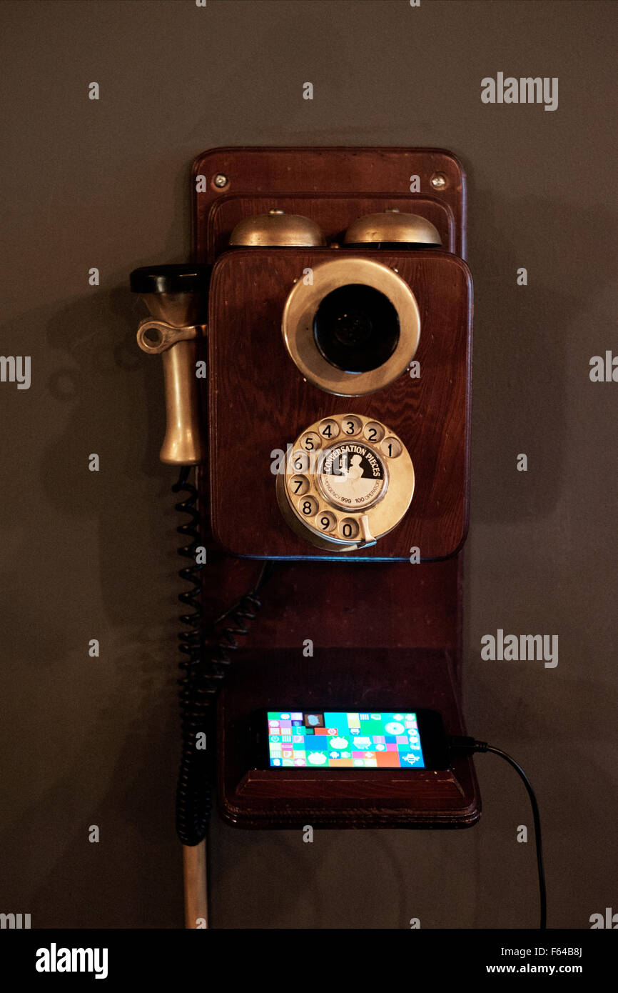 Old dial telephone hi-res stock photography and images - Alamy