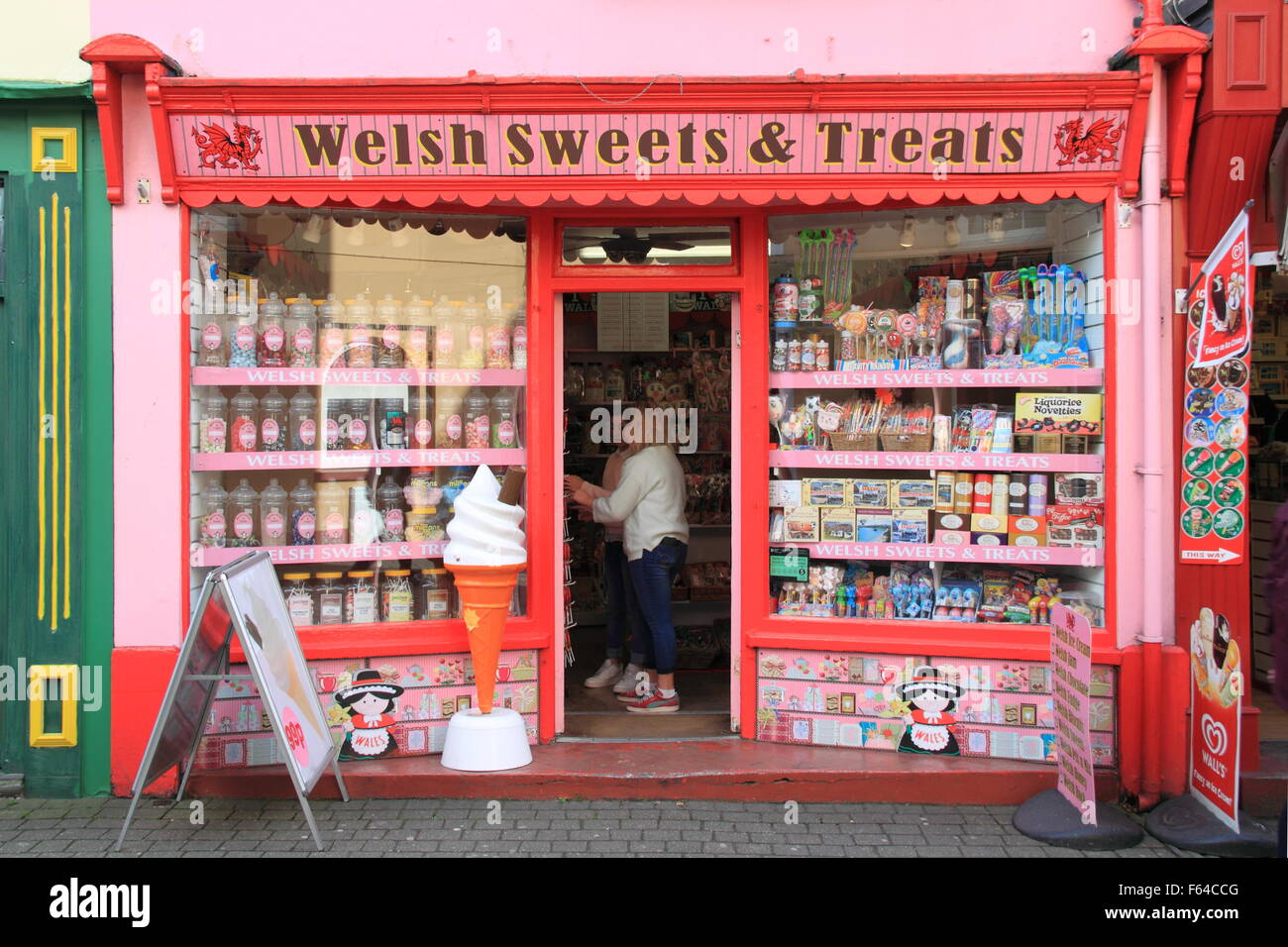 Confectioner photos hi-res stock photography and images - Alamy