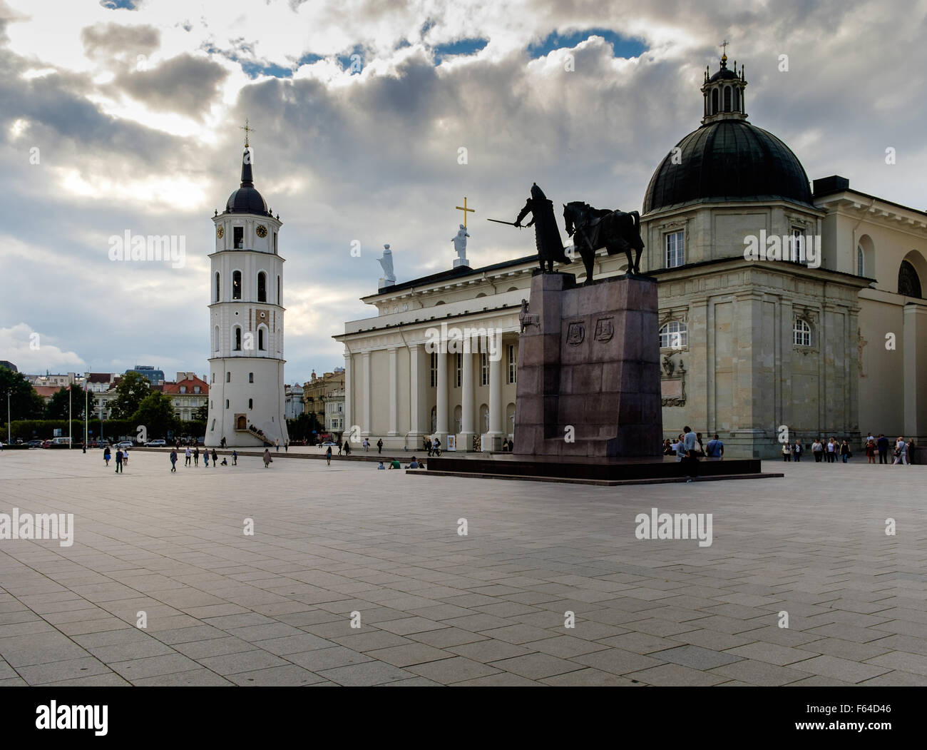 Cathedral with Bell Tower and Gediminas statue Square in Vilnius ...