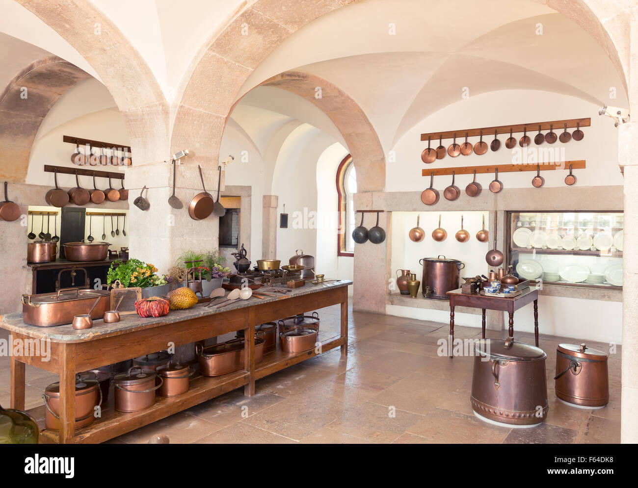 Brass pots hi-res stock photography and images - Alamy