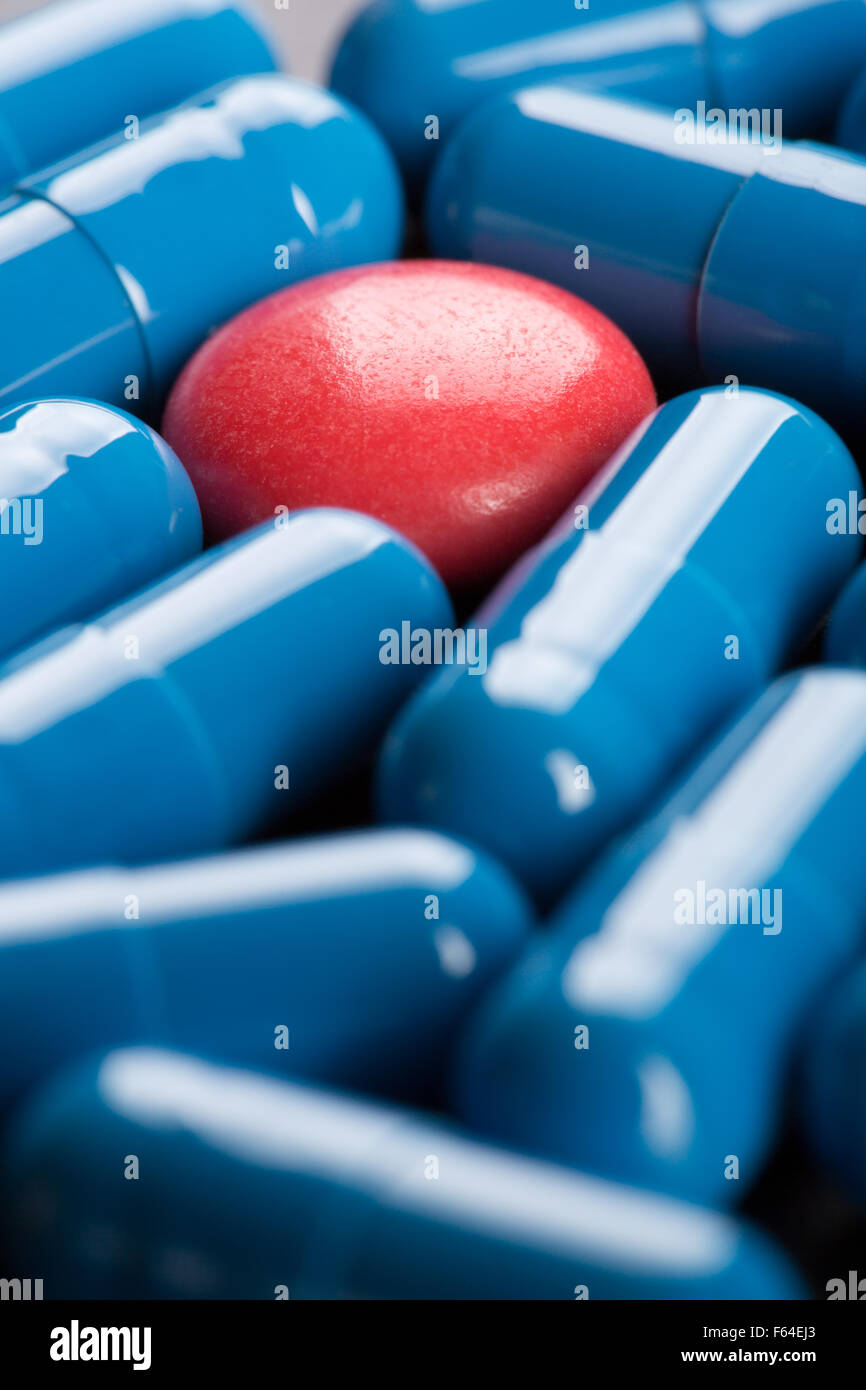 Red pill and blue pill hi-res stock photography and images - Alamy