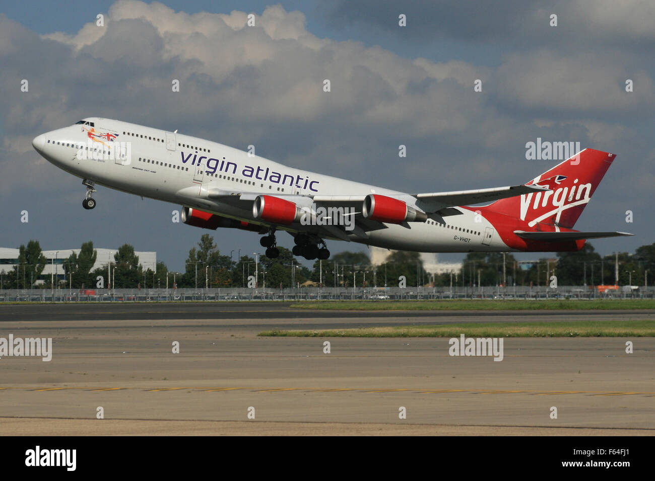 virgin atlantic 747 Stock Photo - Alamy