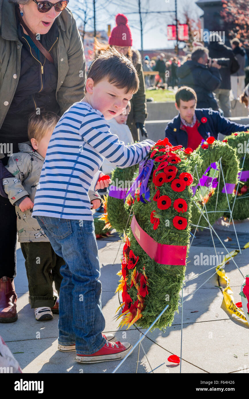 Remembrance day children hi-res stock photography and images - Alamy