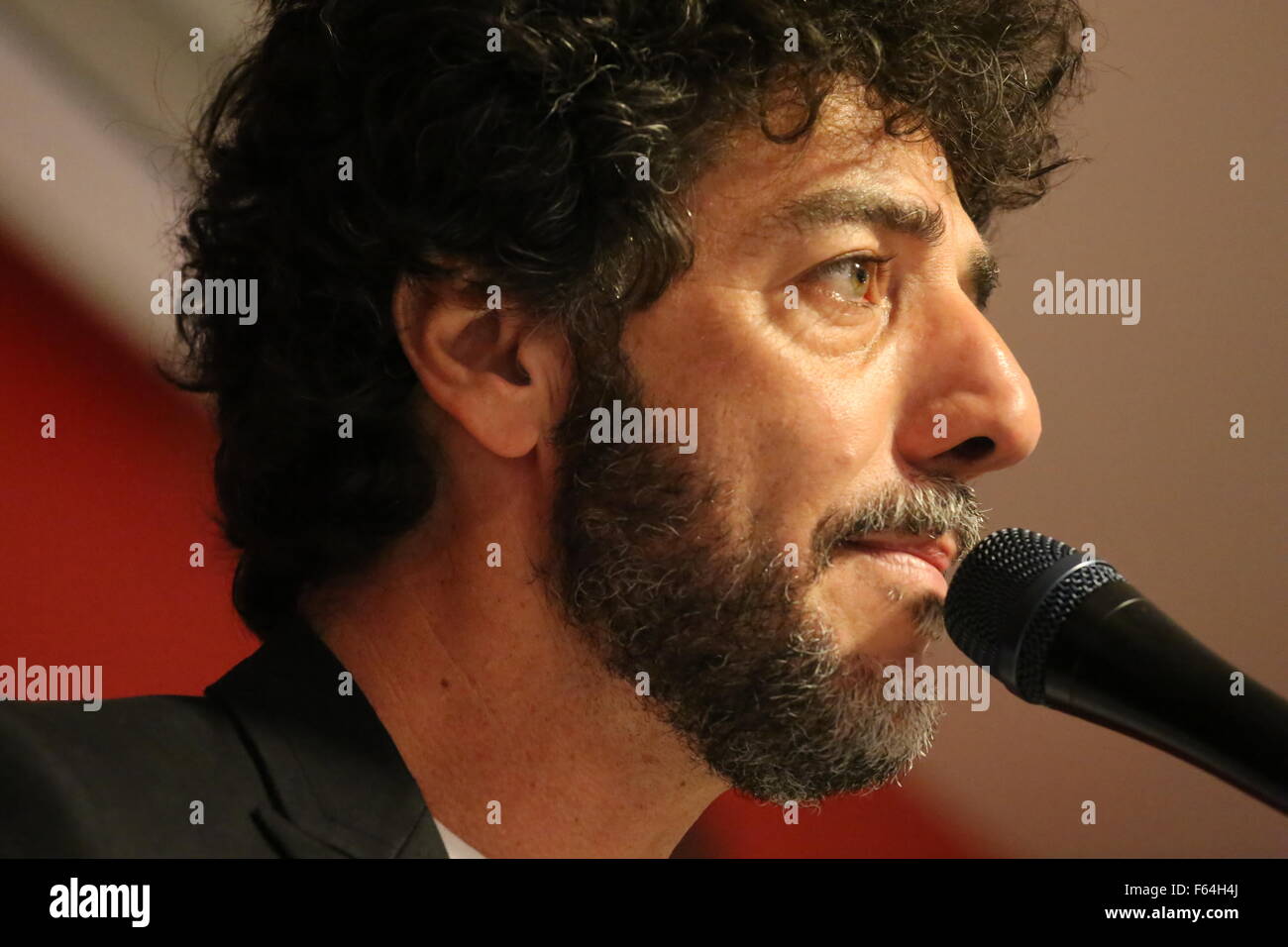 Max cantante High Resolution Stock Photography and Images - Alamy