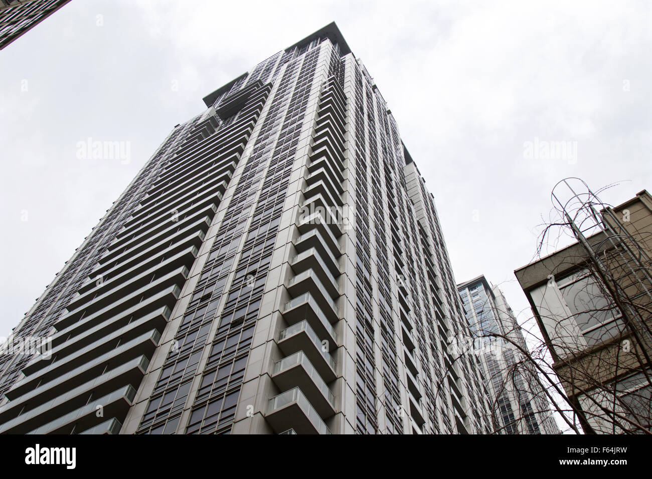 Gray buildings hi-res stock photography and images - Alamy