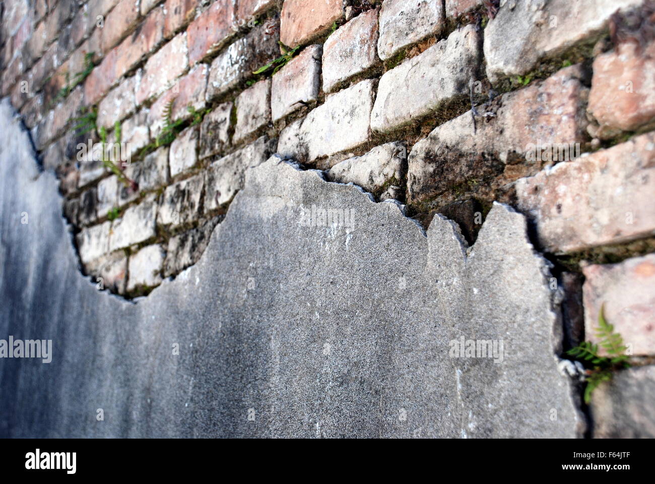 Jagged wall hi-res stock photography and images - Alamy