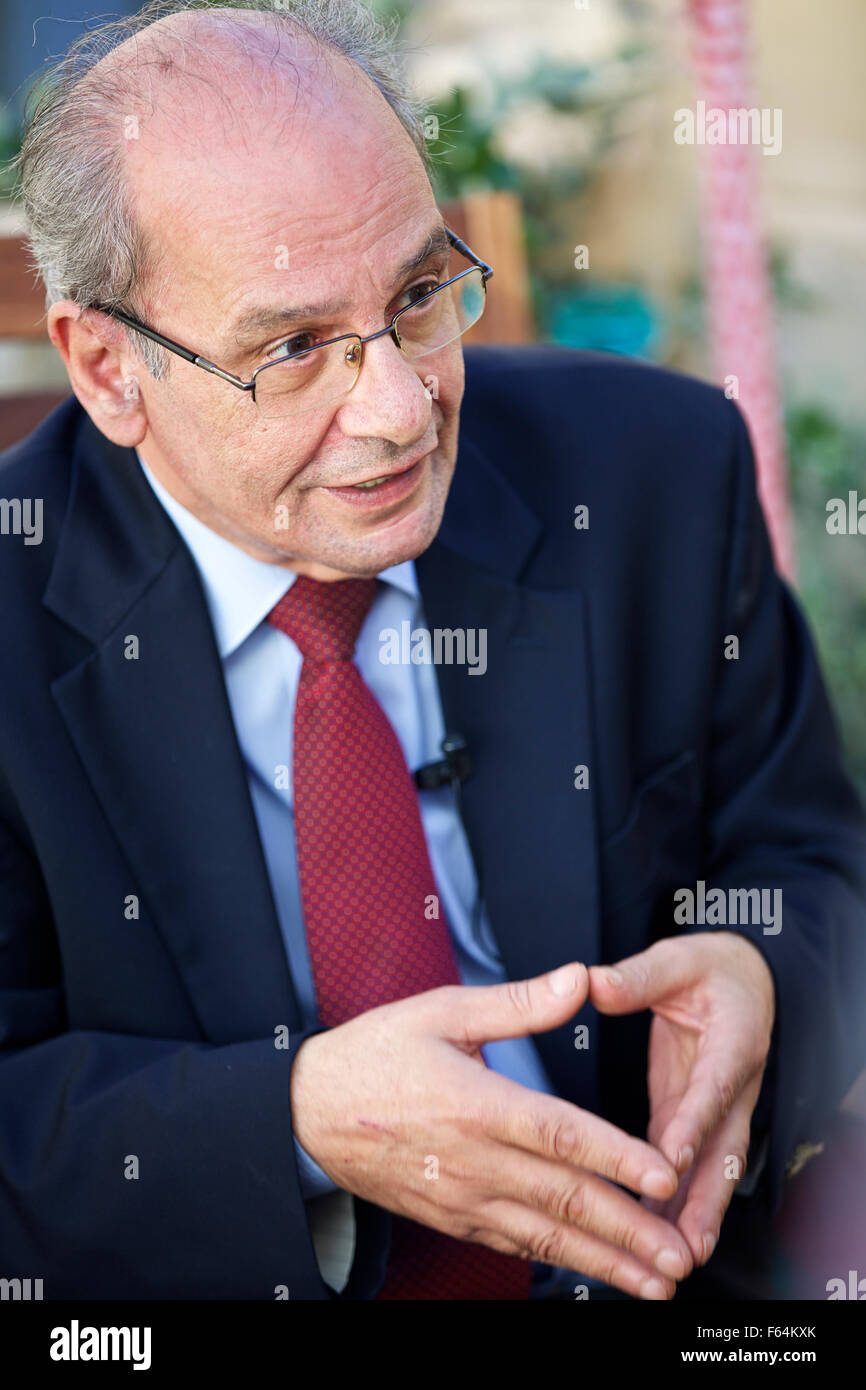 Malta help hi-res stock photography and images - Alamy