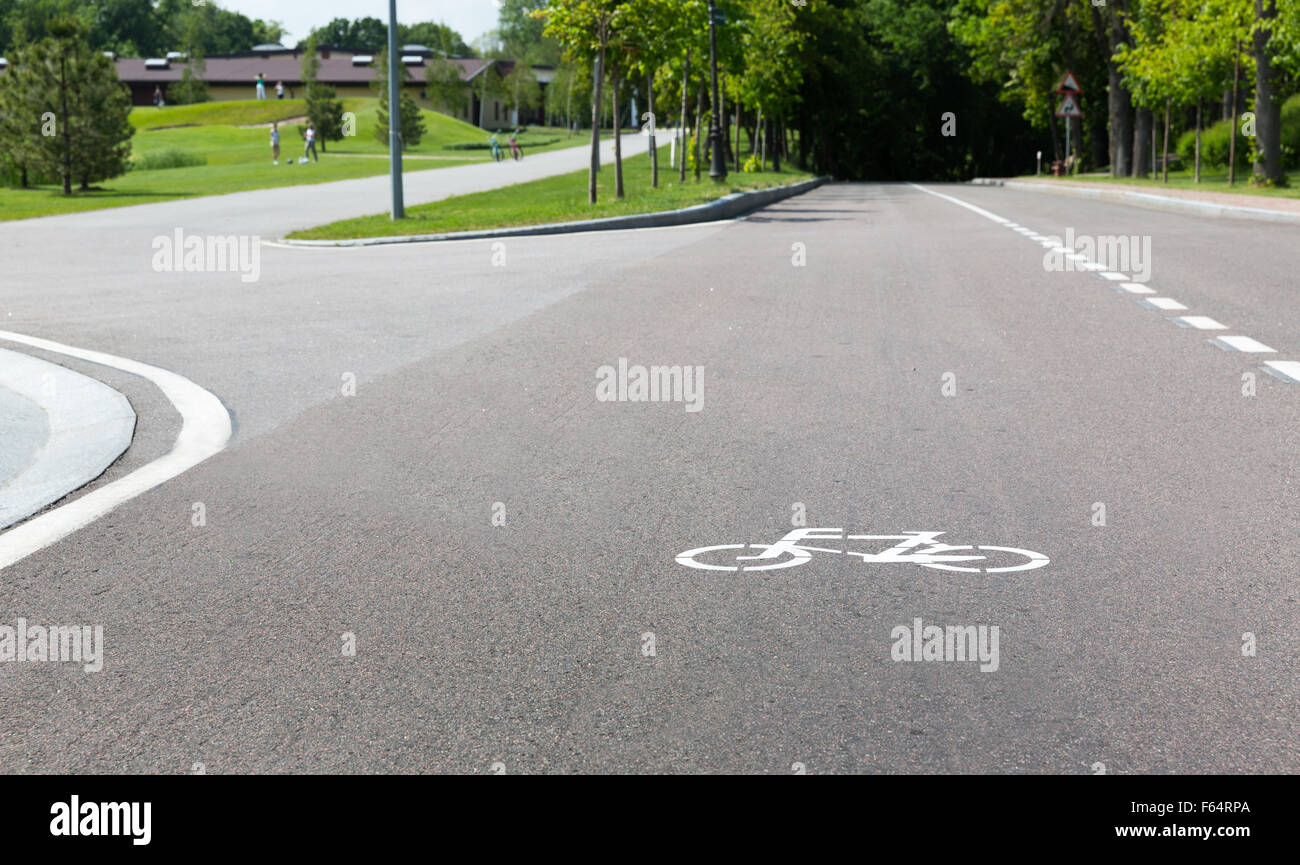 Modern asphalt track for cyclists near green park Stock Photo - Alamy