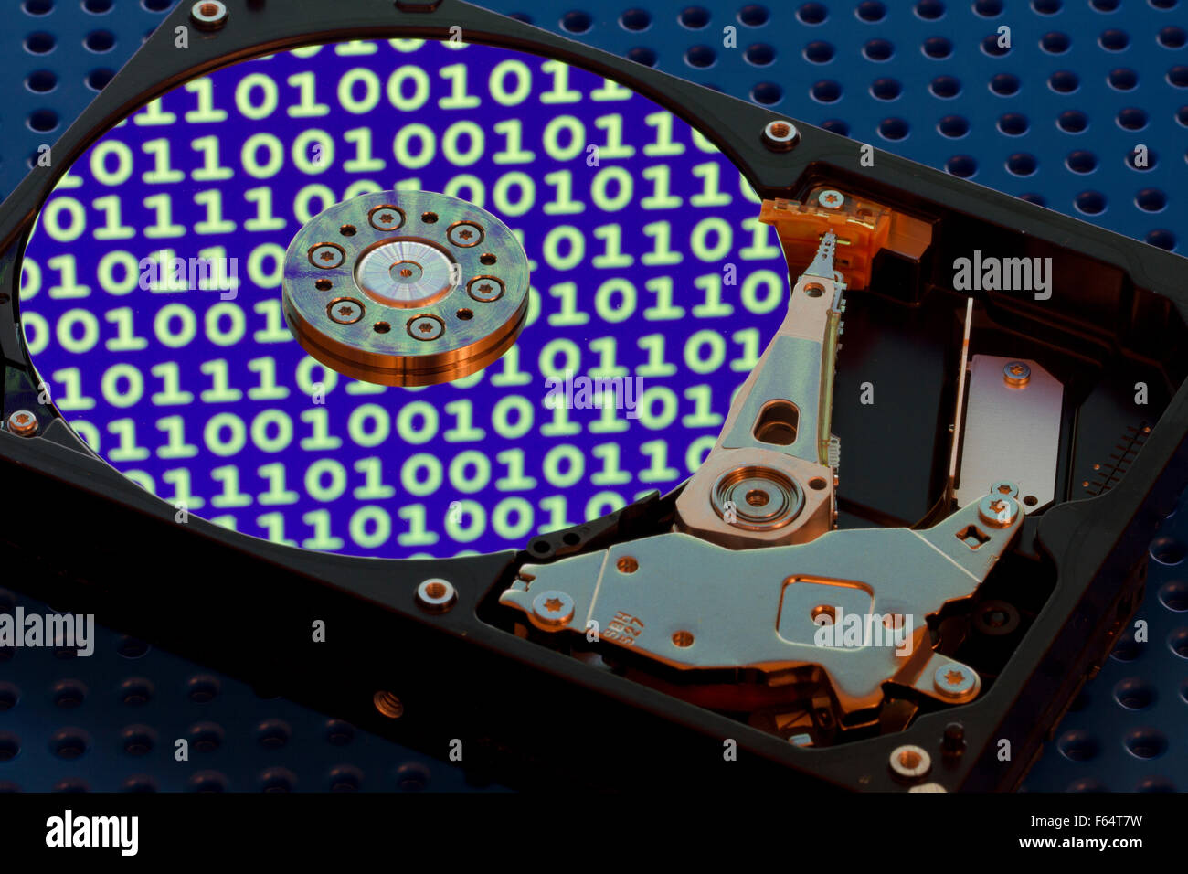 Computer hard disk drive HDD data on a platter Stock Photo - Alamy