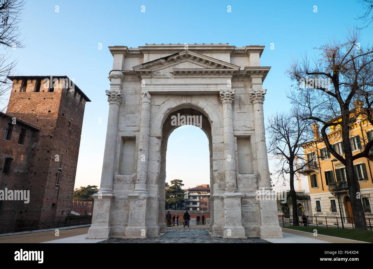 Roman arch and tower hi-res stock photography and images - Alamy