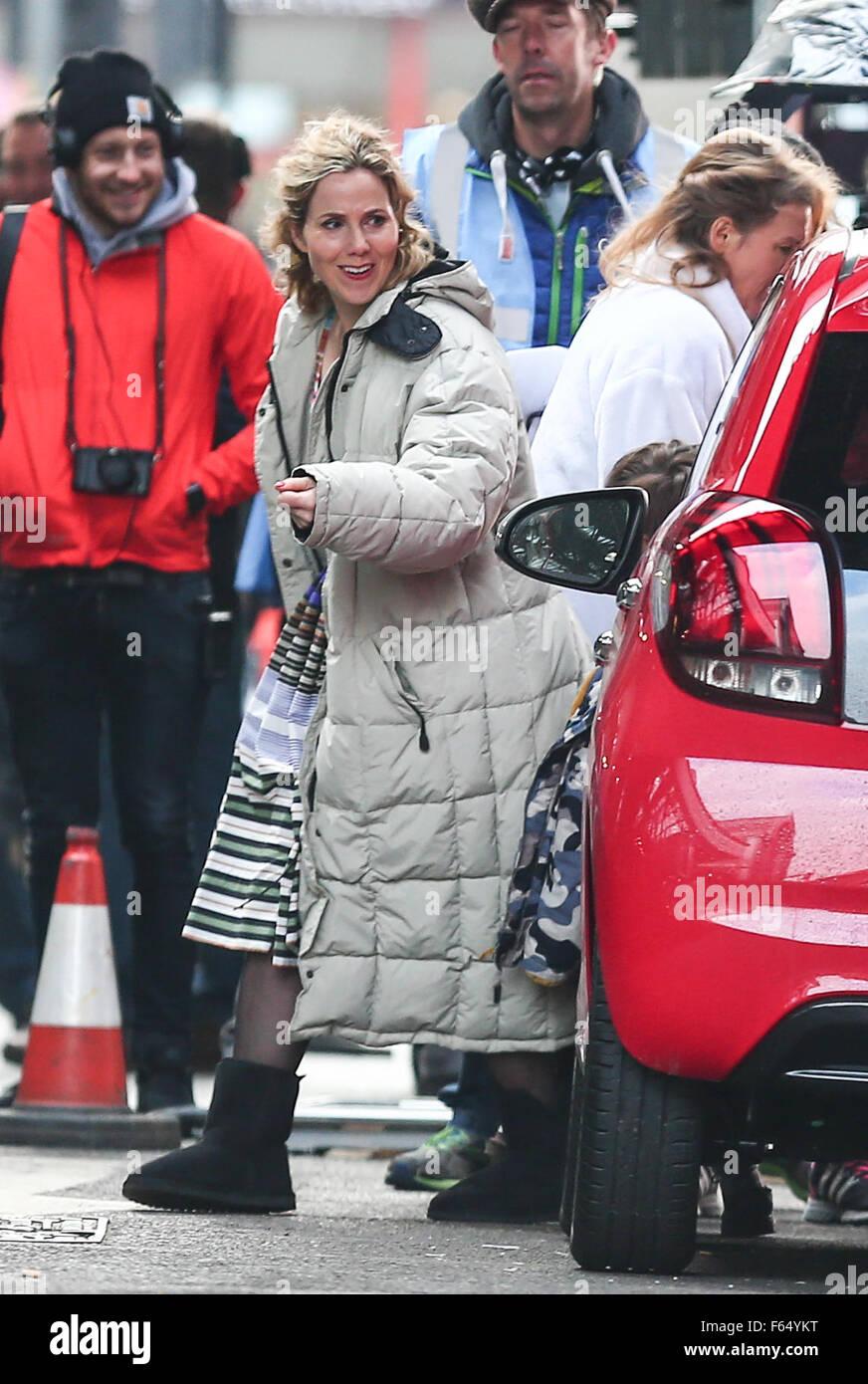 Renee Zellweger and Sally Phillips film a scene for 'Bridget Jones's ...