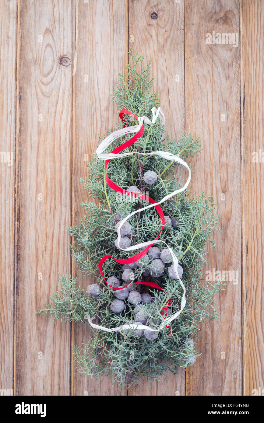 Rustic wood christmas tree hi-res stock photography and images - Alamy