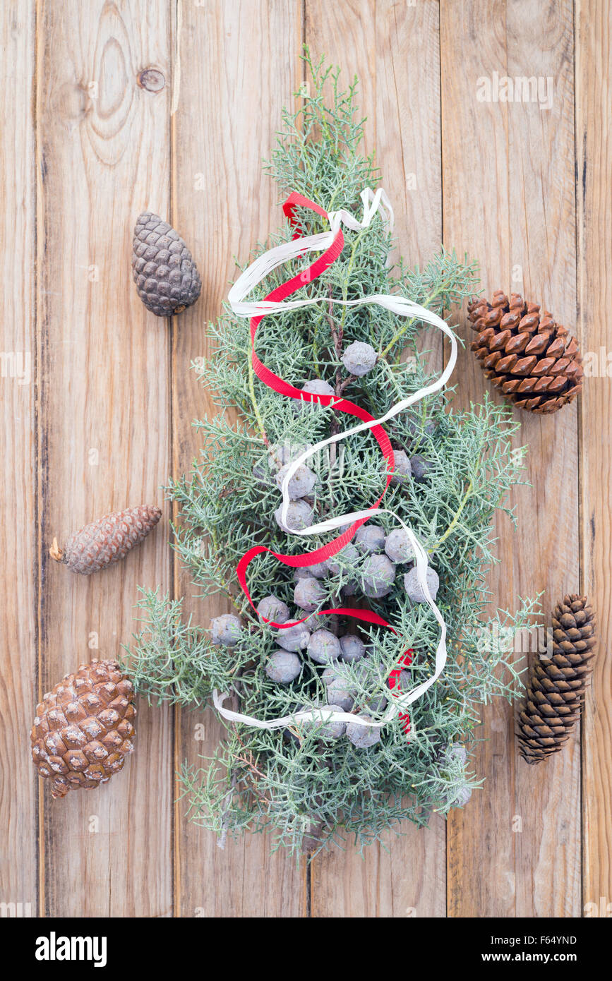 Rustic wood christmas tree hi-res stock photography and images - Alamy