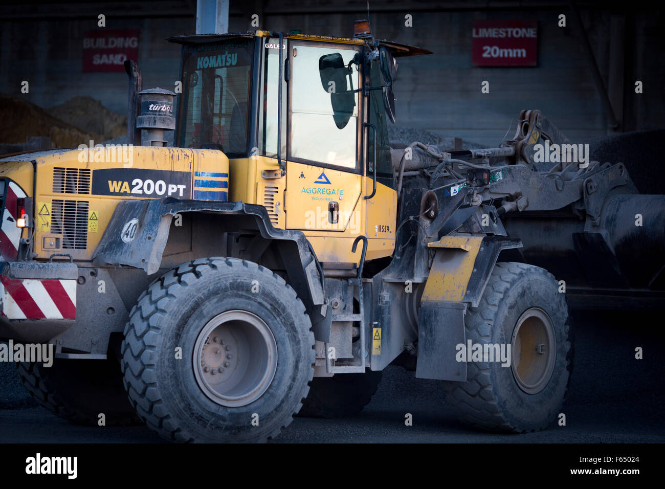 Aggregate Industries Express Asphalt Plant in Doncaster. Komatsu Truck ...
