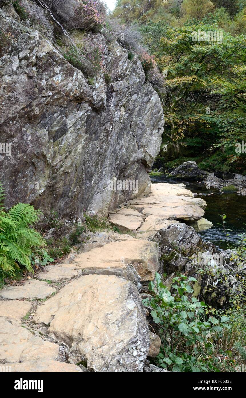 Riverside footpath hi-res stock photography and images - Alamy