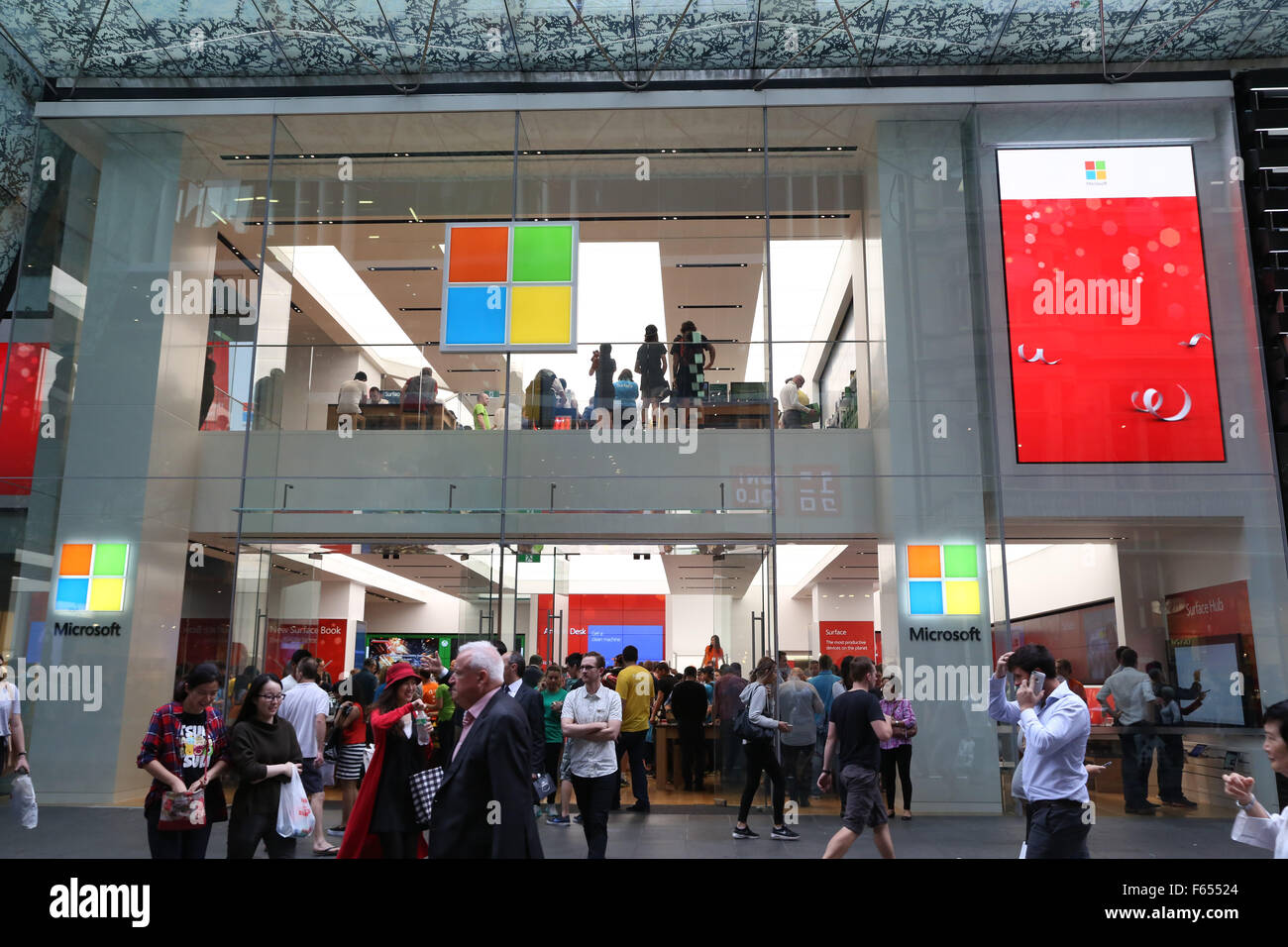 Microsoft flagship store in hi-res stock photography and images - Alamy