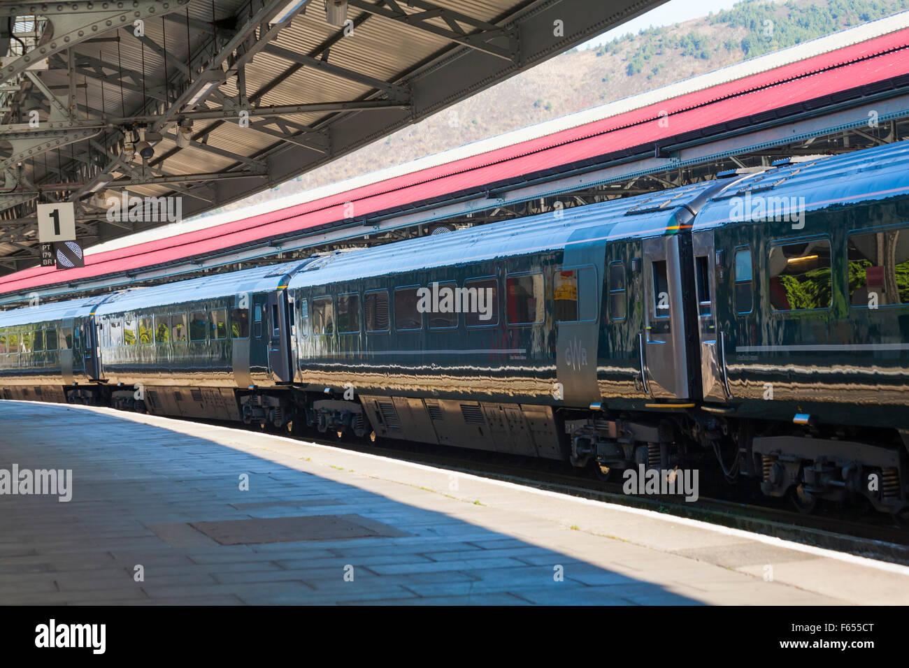 First Great Western train stopped at Swansea train station at Swansea ...