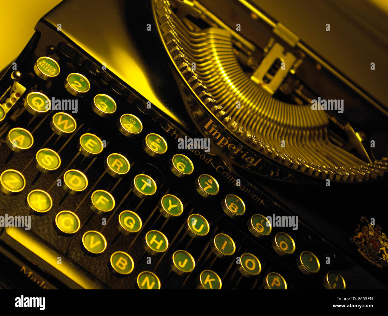 qwerty typewriter keys Stock Photo - Alamy