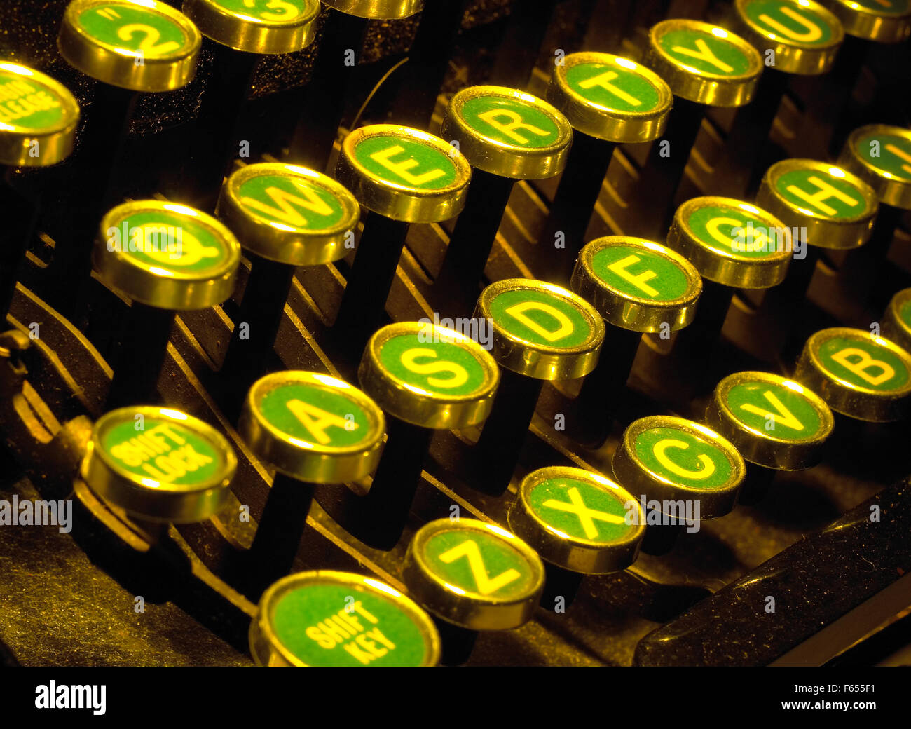 qwerty typewriter keys Stock Photo - Alamy
