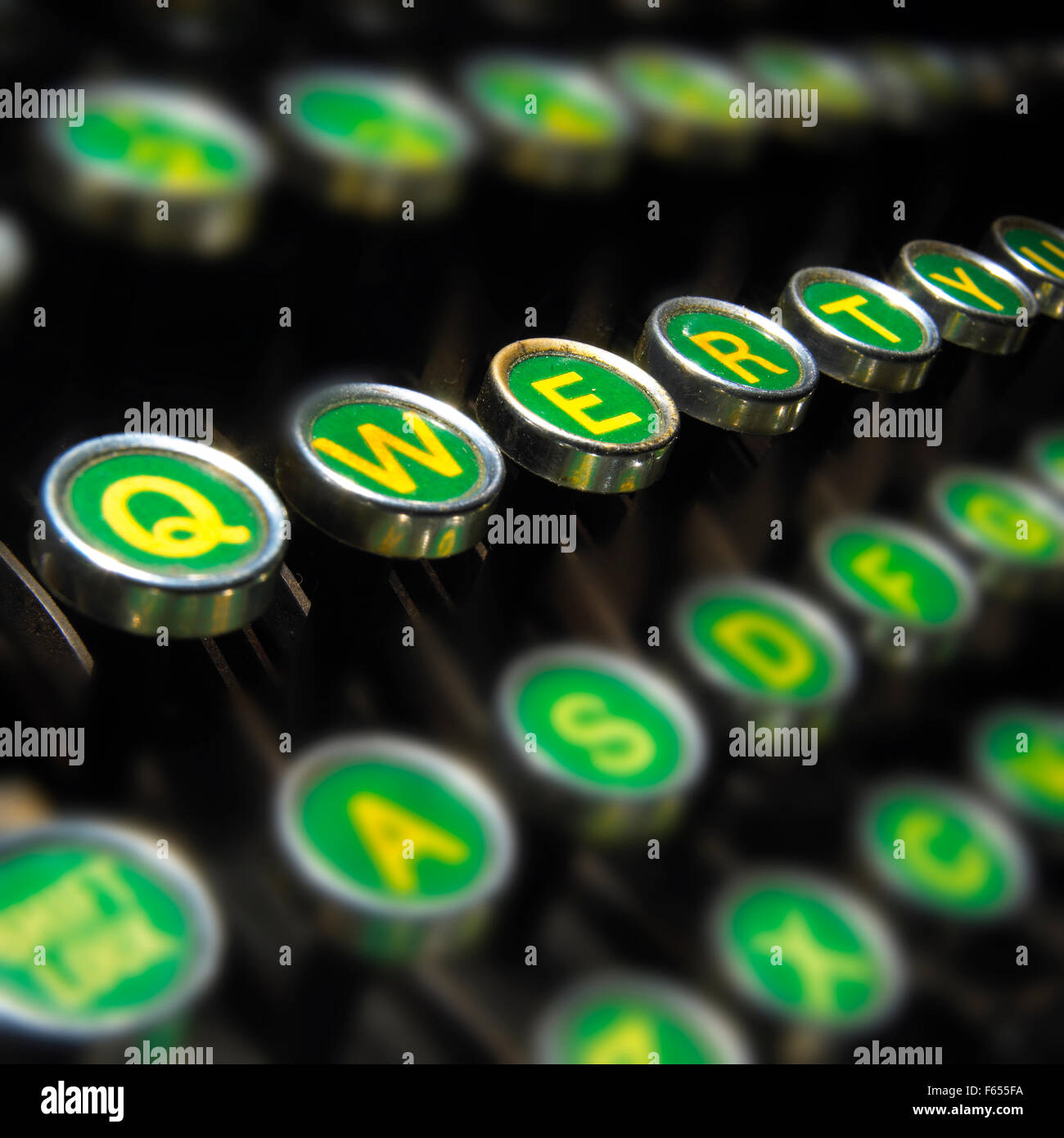 qwerty typewriter keys Stock Photo - Alamy