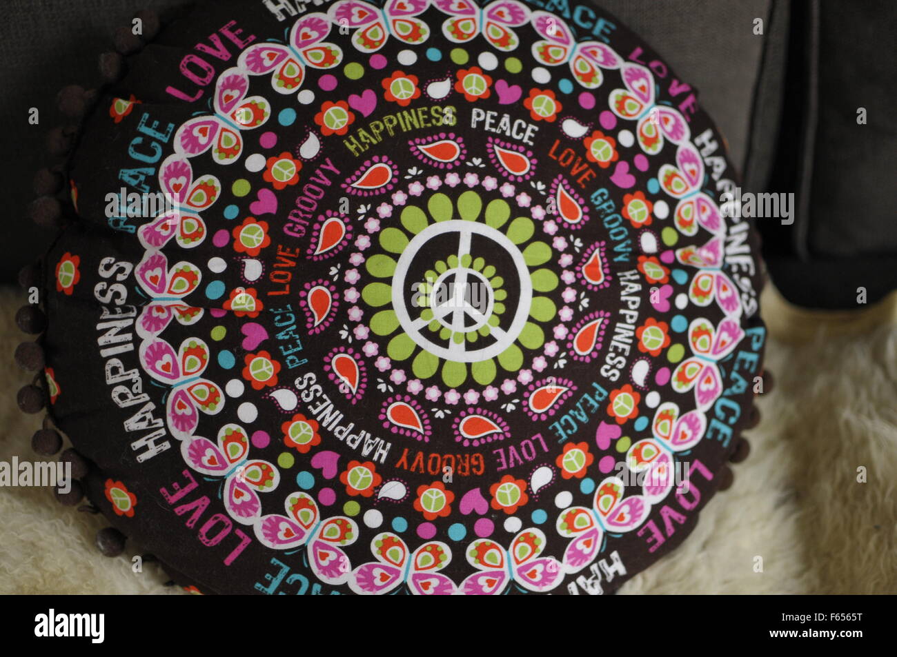 Love peace happiness pillow, peace sign Stock Photo - Alamy