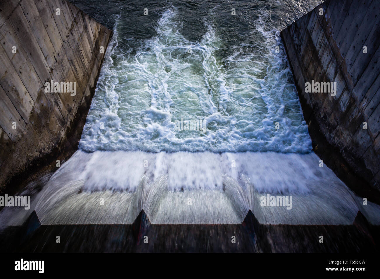 Floodgates hi-res stock photography and images - Alamy