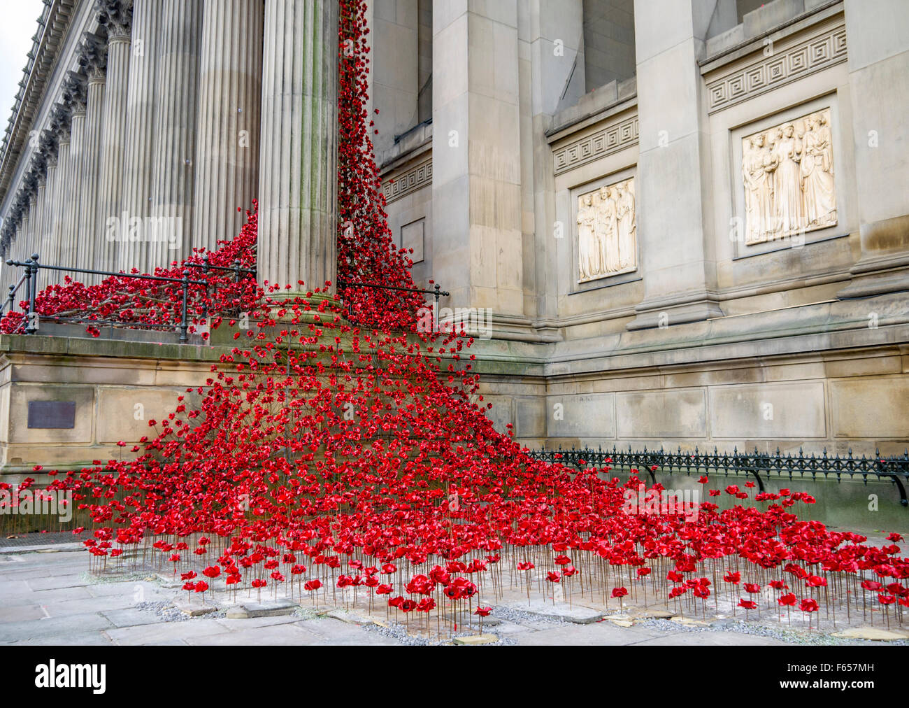 Poppies Weeping Window at St George's Hall in Liverpool Stock Photo - Alamy Poppies Weeping Window at St George's Hall in Liverpool Stock Photo - Alamy