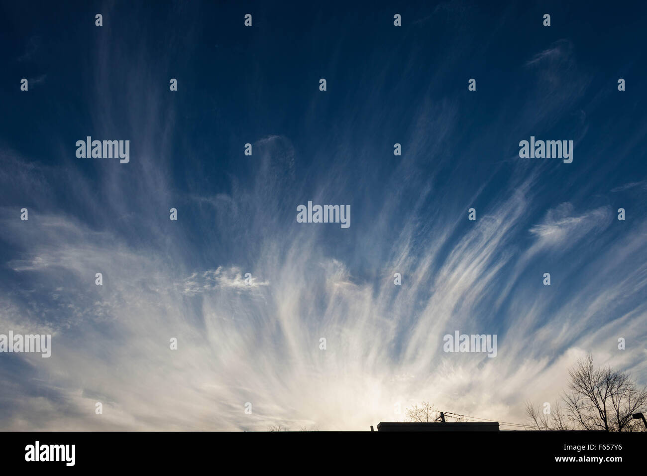 Cirrus cloud formation hi-res stock photography and images - Alamy