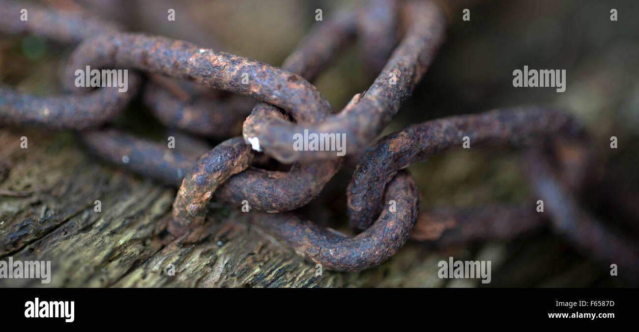 rusting chain links Stock Photo - Alamy