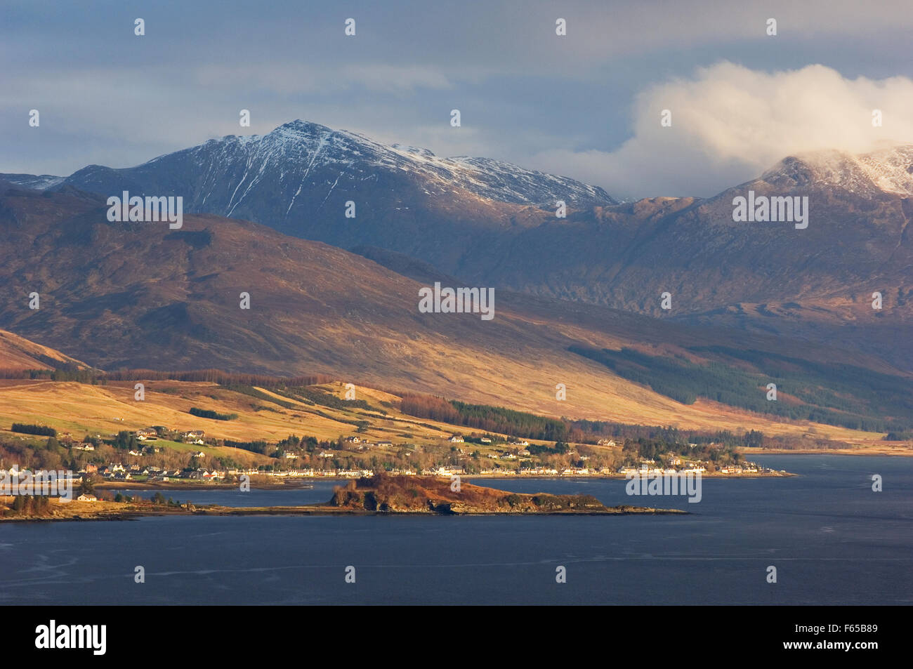 Lochcarron village hi-res stock photography and images - Alamy