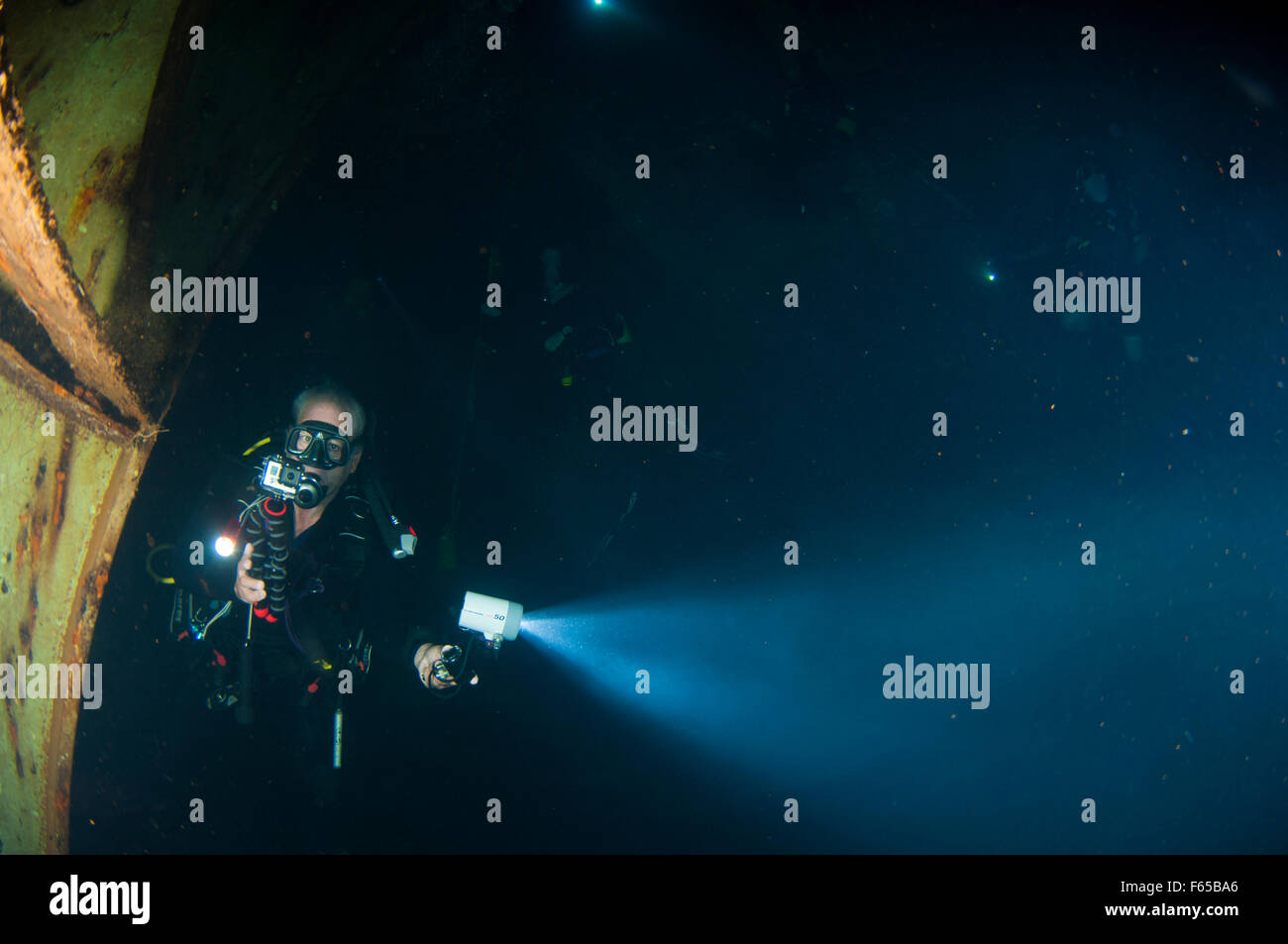 Underwater photography sunken ship wreck hi-res stock photography and ...