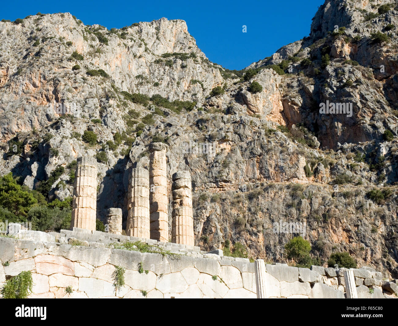 Colonnade of apollo hi-res stock photography and images - Alamy
