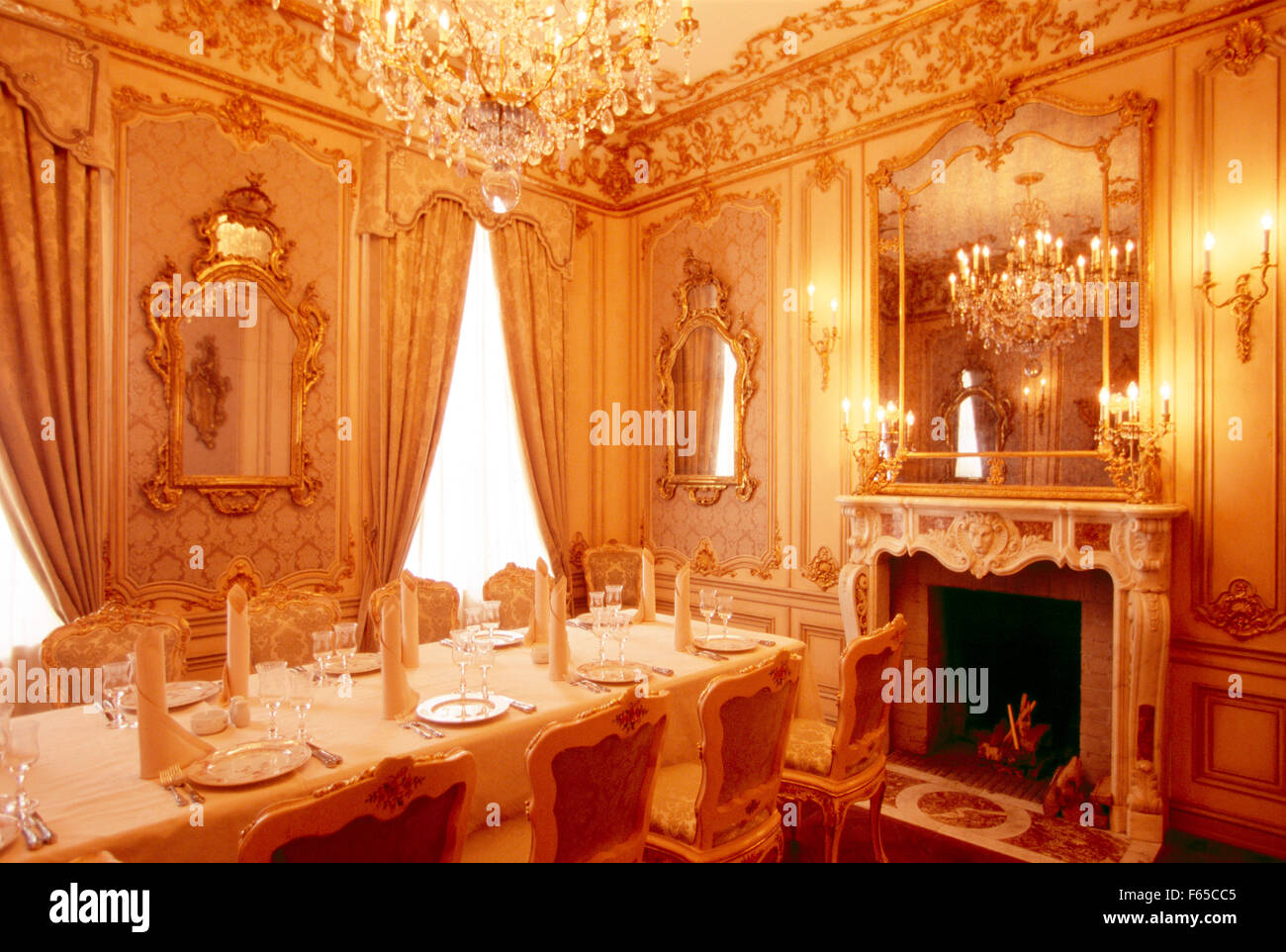 Turandot Restaurant Moscow High Resolution Stock Photography and Images ...