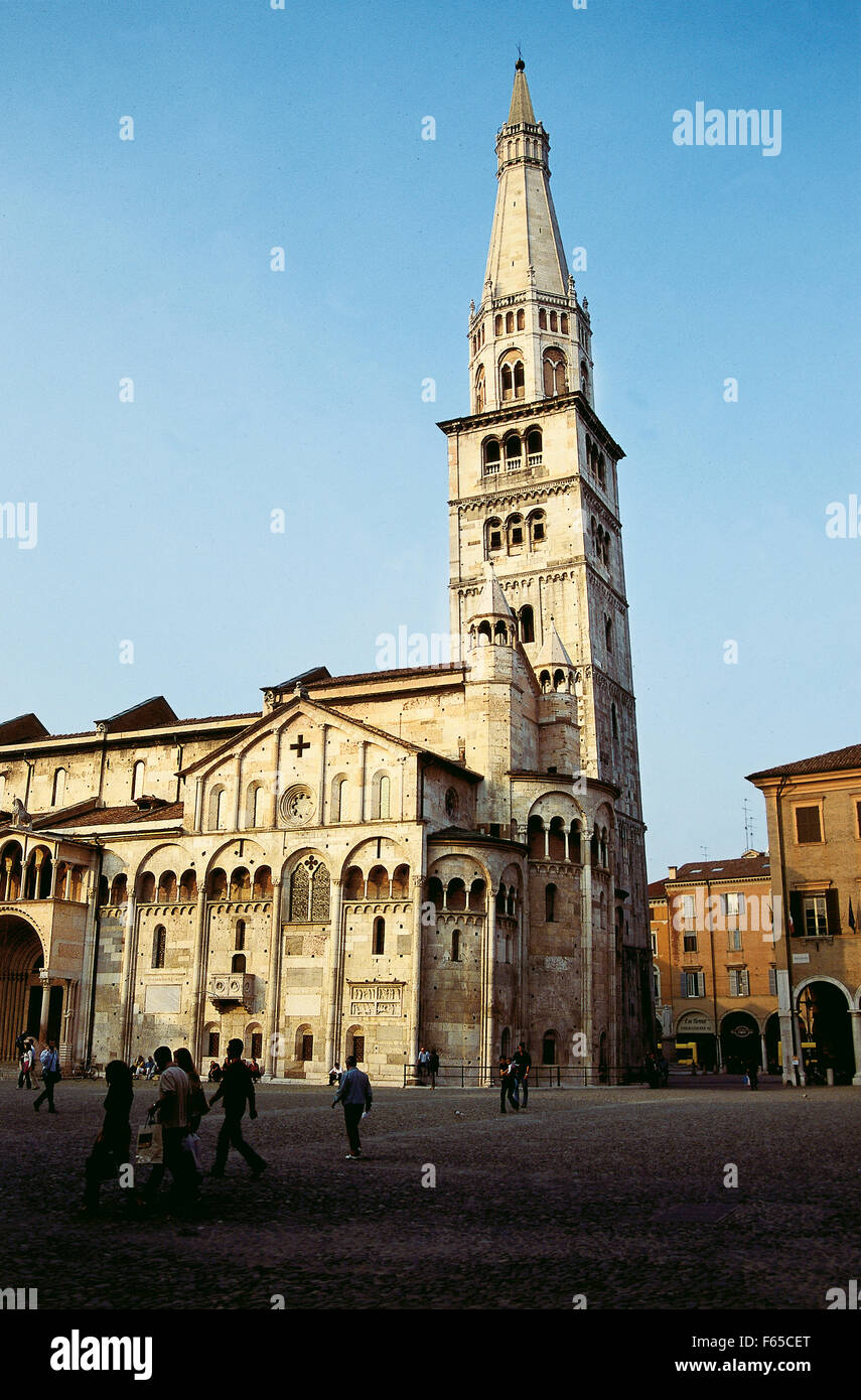 Modena italy dining hi-res stock photography and images - Alamy