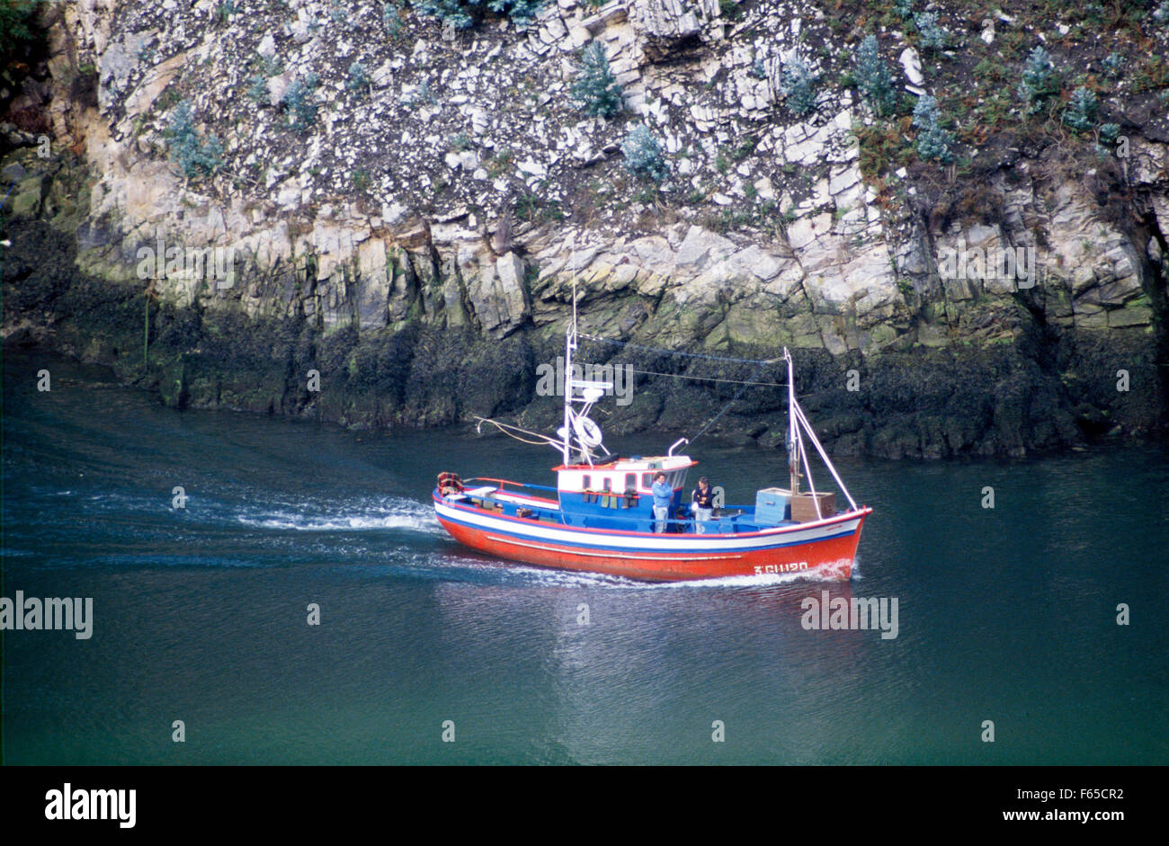 Cliff on spanish coast boat hi-res stock photography and images - Alamy